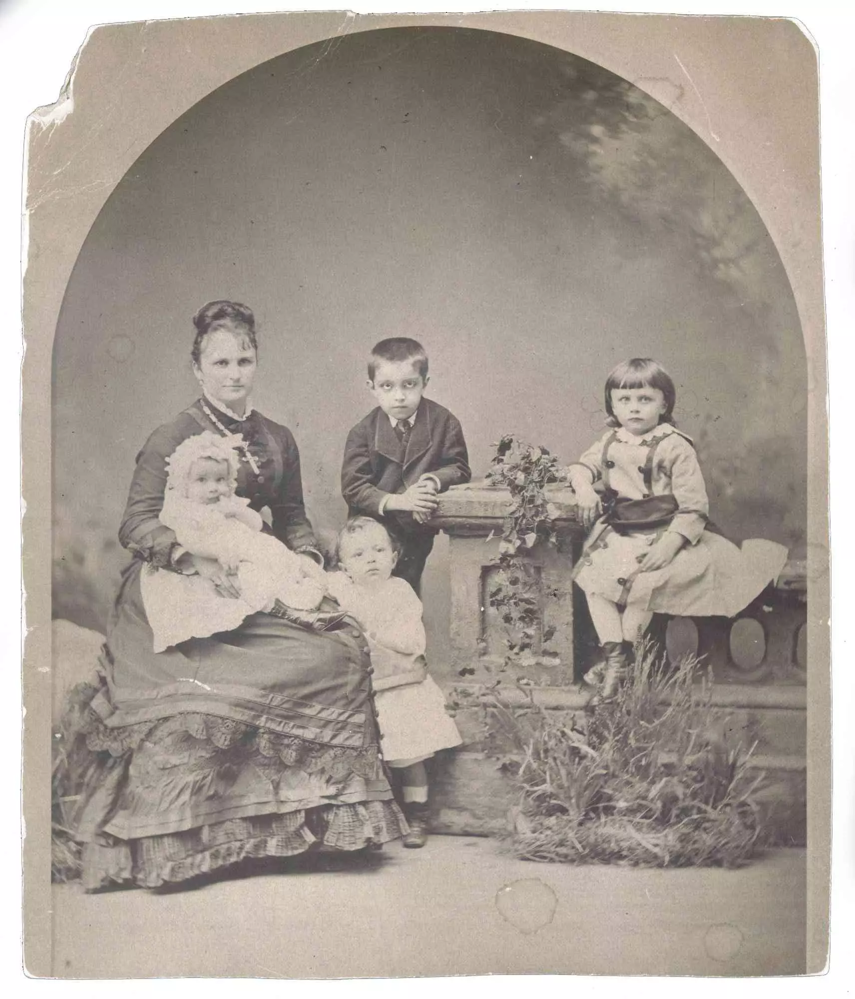 Kate Chopin met vier van haar seuns, omstreeks 1877