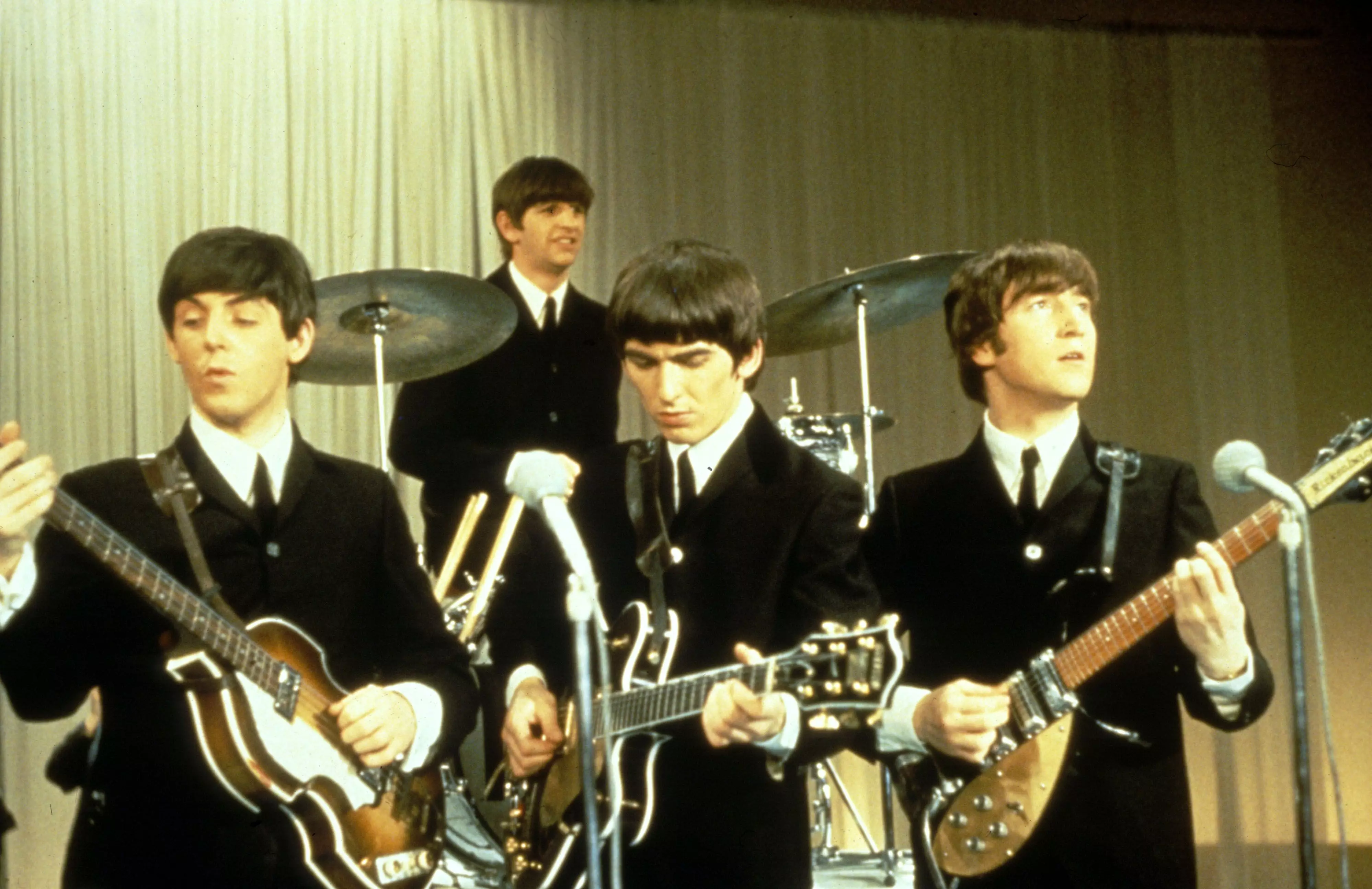 Beatles گېرمان تىلىدا ناخشا ئېيتقان ۋاقىتتا