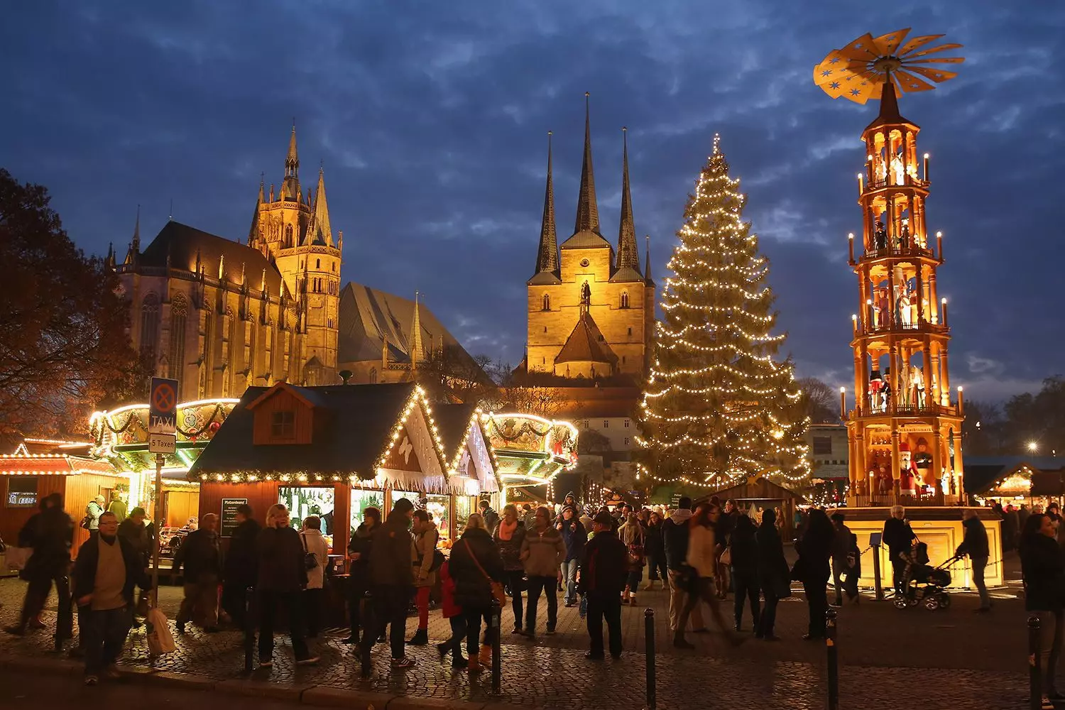 Als der Nikolaus kam: گېرمان «روژدېستۋو بايرىمىدىن بۇرۇنقى كېچە»