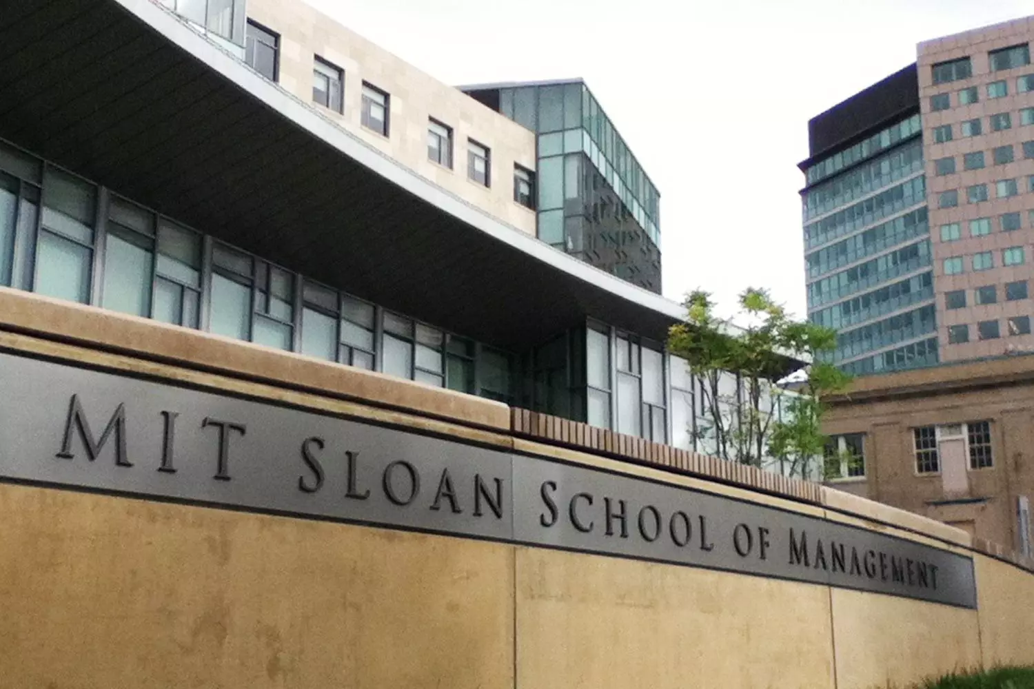 Барномаҳои MIT Sloan ва қабул
