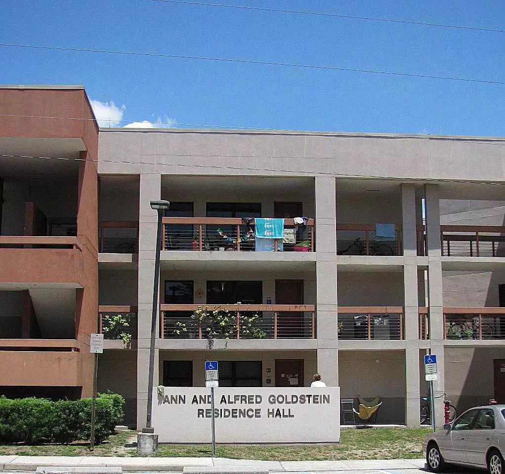 Goldstein Residence Hall ĉe Nova Kolegio de Florido