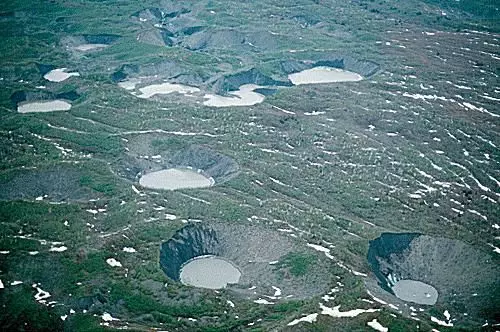 氷河の残骸の墓