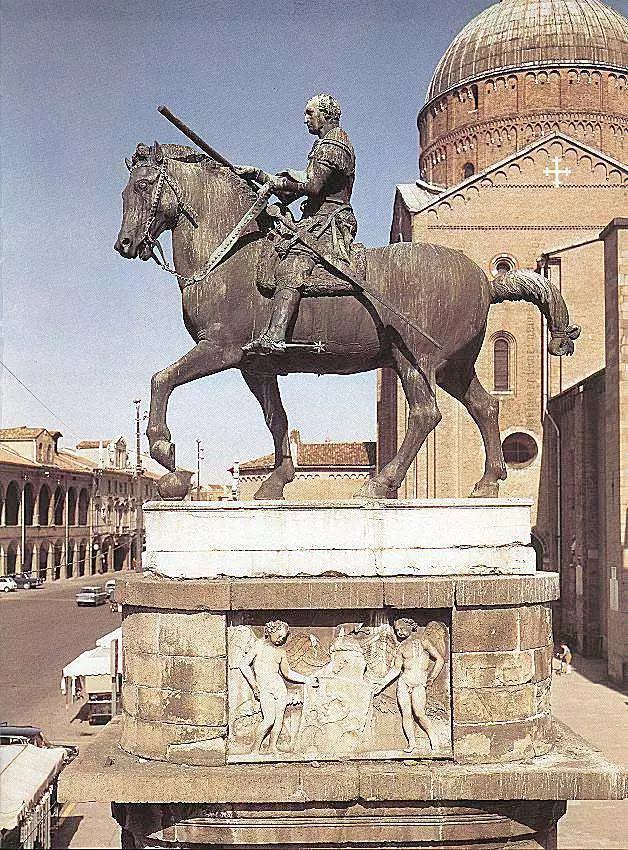 May inspirasyon ng Statue of Marcus Aurelius sa Roma