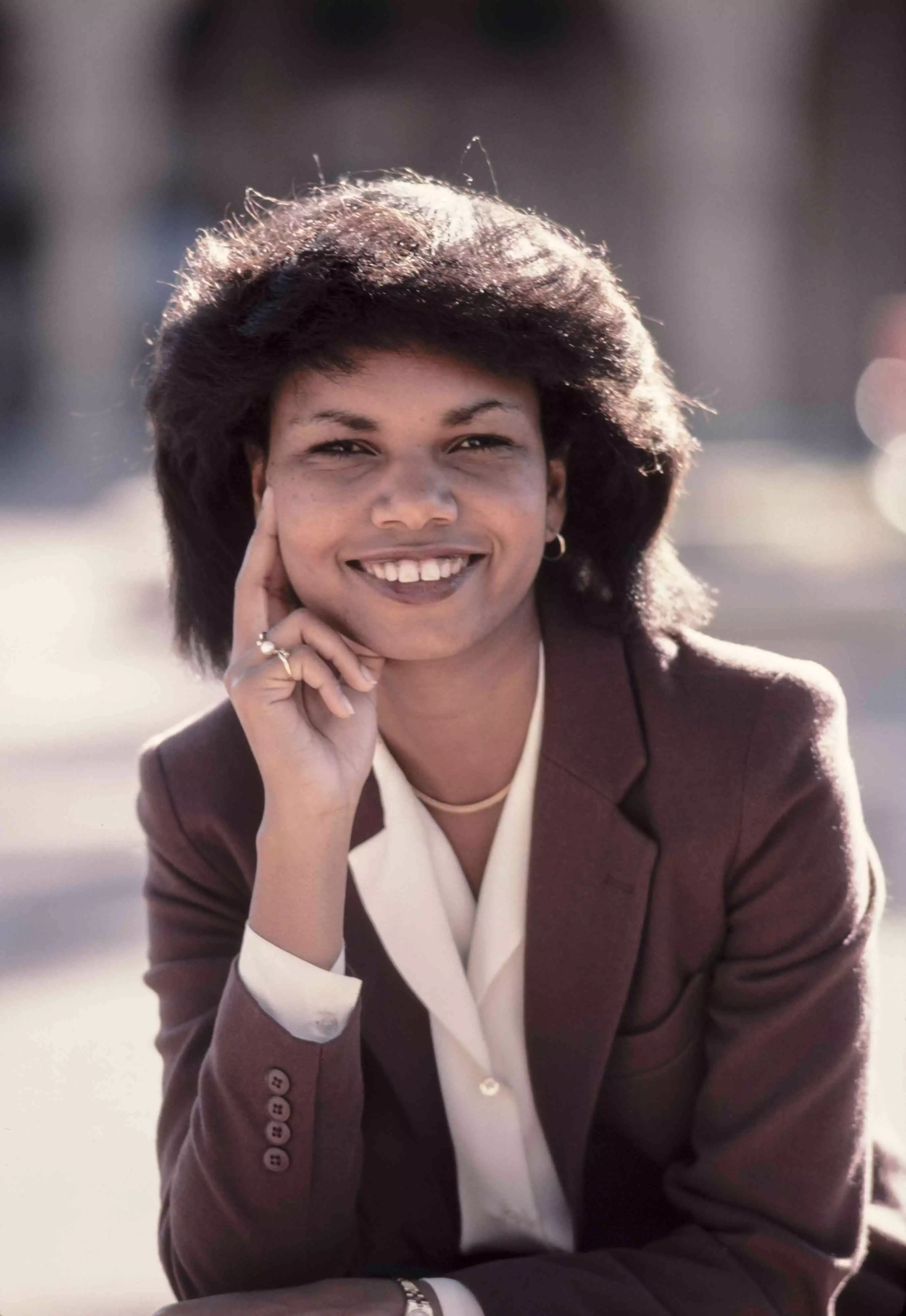 Professer Condoleezza Rice vun der Stanford University poséiert fir e Portrait am November 1985