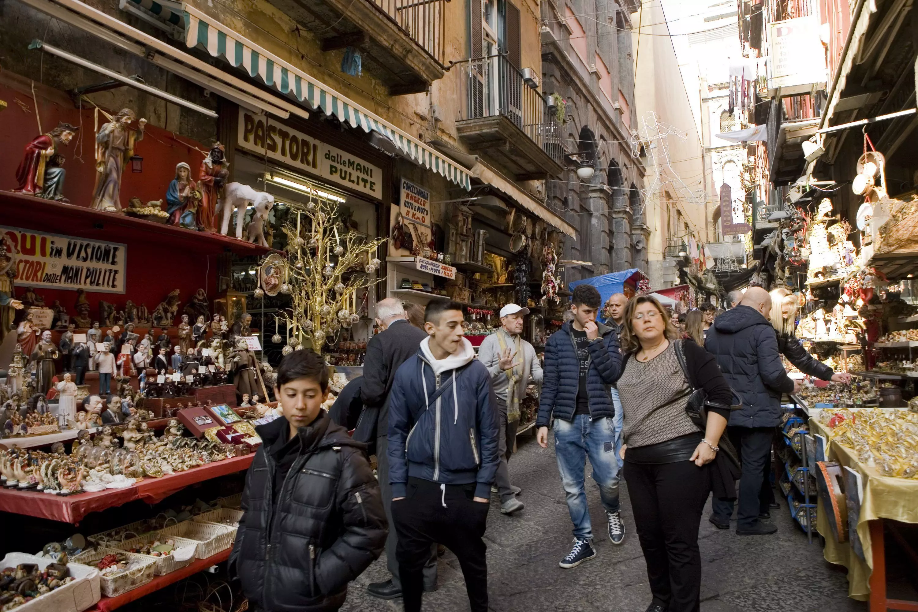 Italiyada xarid qilish uchun italyancha iboralar