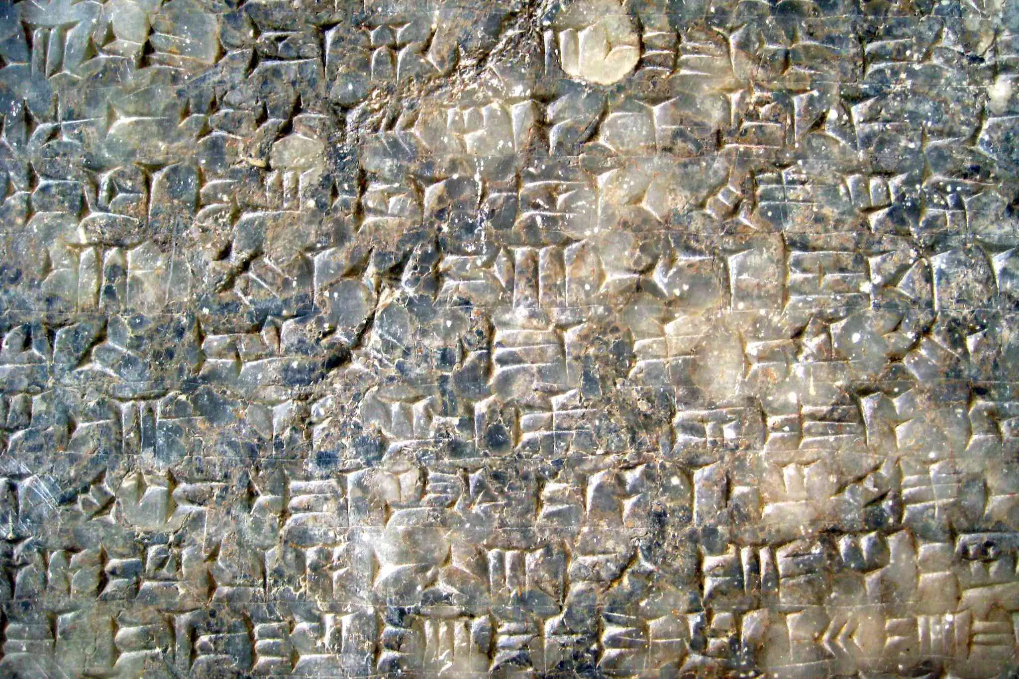 Cuneiforme, una de las primeras formas de escritura, cubre una tablilla de piedra