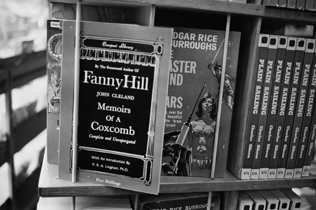 'Fanny Hill' စာအုပ်အဖုံး