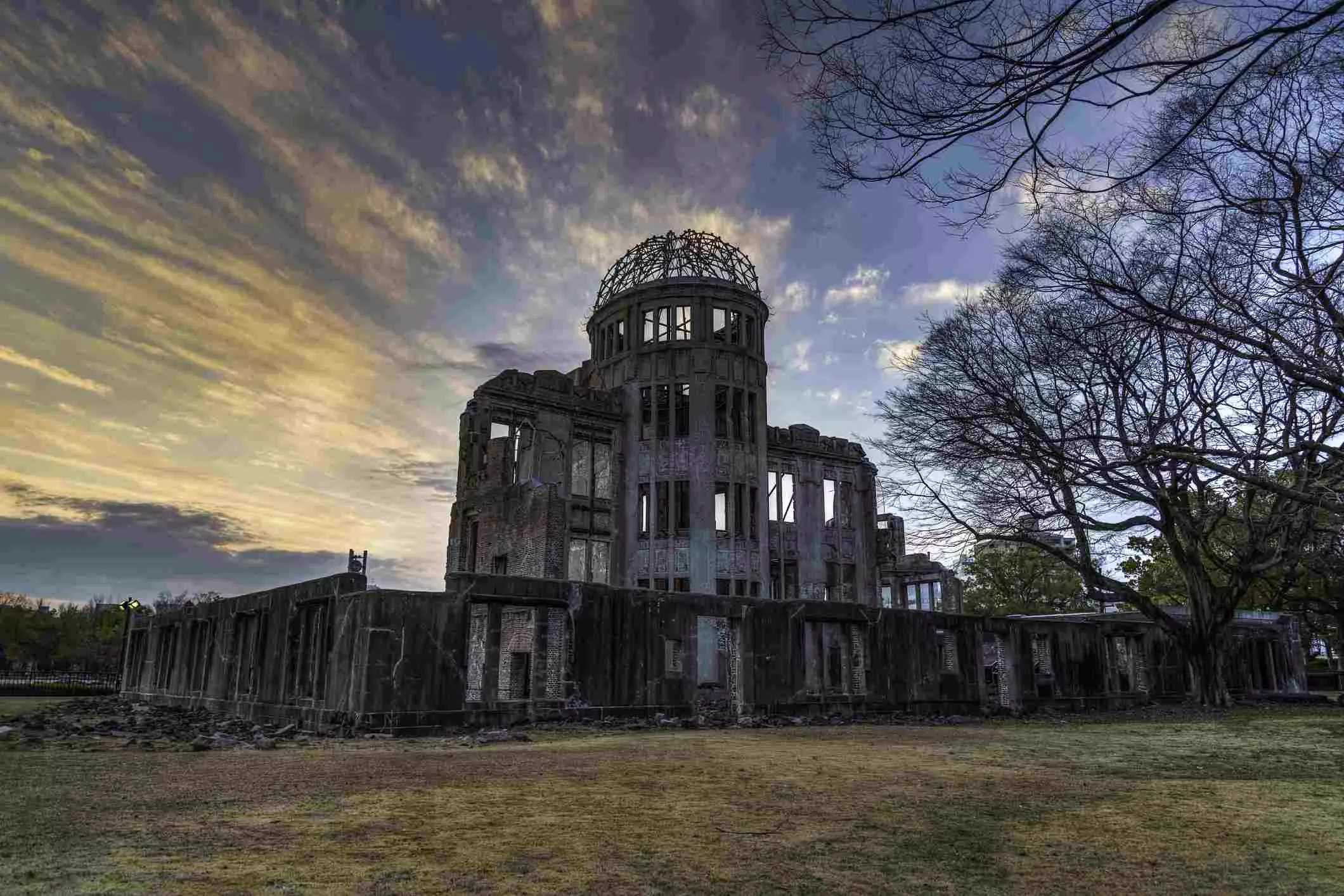 Hiroshima A-bomkoepel by sonsondergang