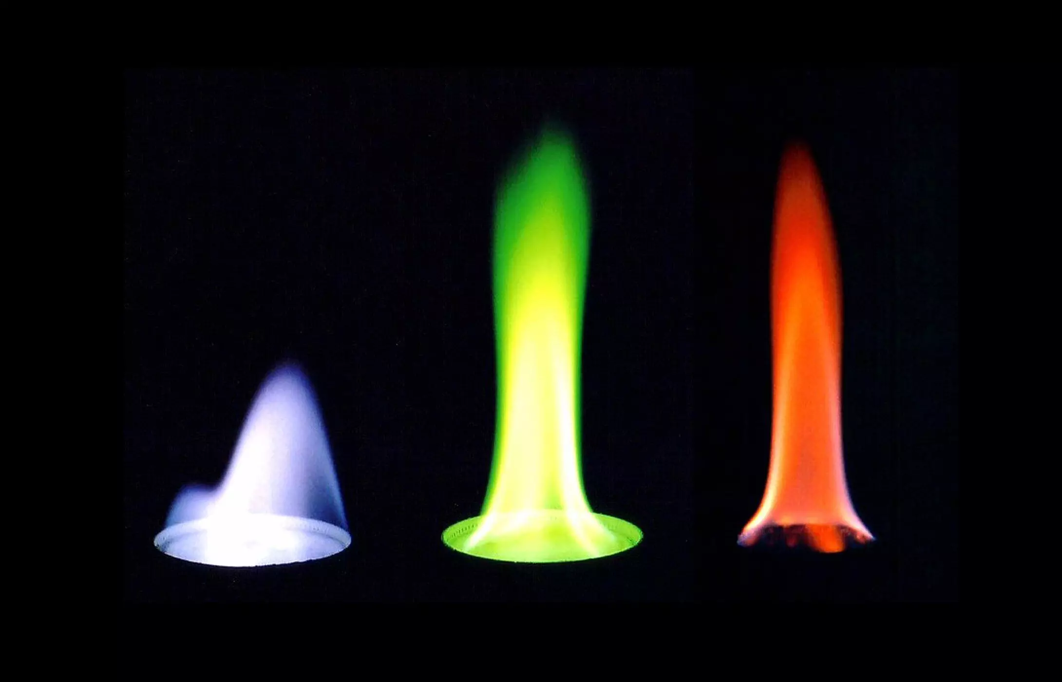 O teste de chama é uma técnica analítica usada para ajudar a identificar íons metálicos.