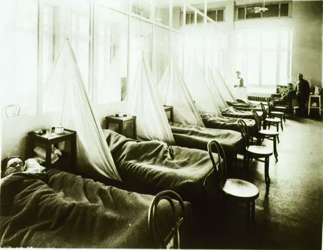 E Bild vun der Influenza Ward Nr. 1 am US Army Camp Hospital Nr. 45 a Frankräich.