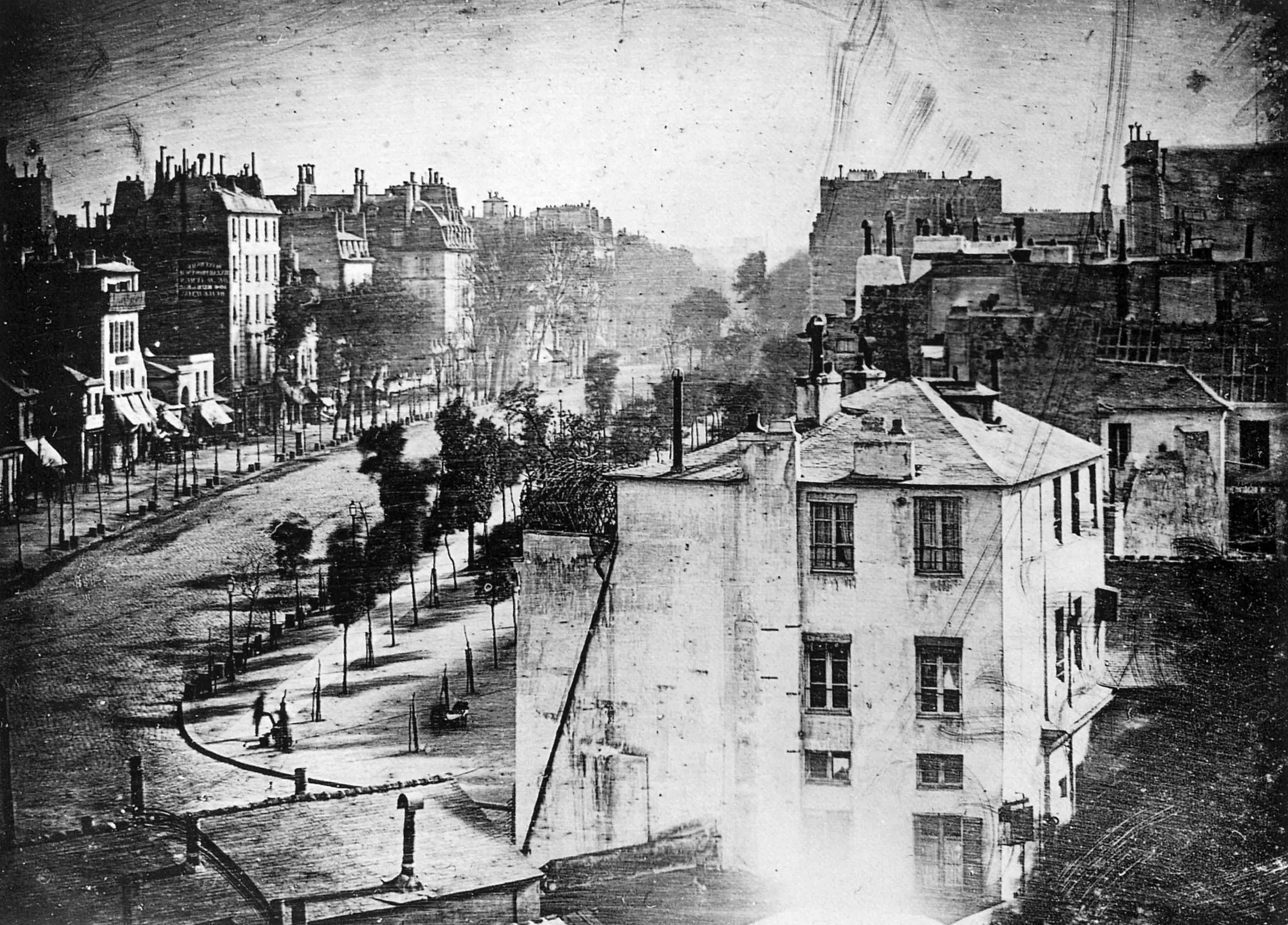Boulevard du Temple, Paris - Daguerreotype iliyochukuliwa na Louis Daguerre.