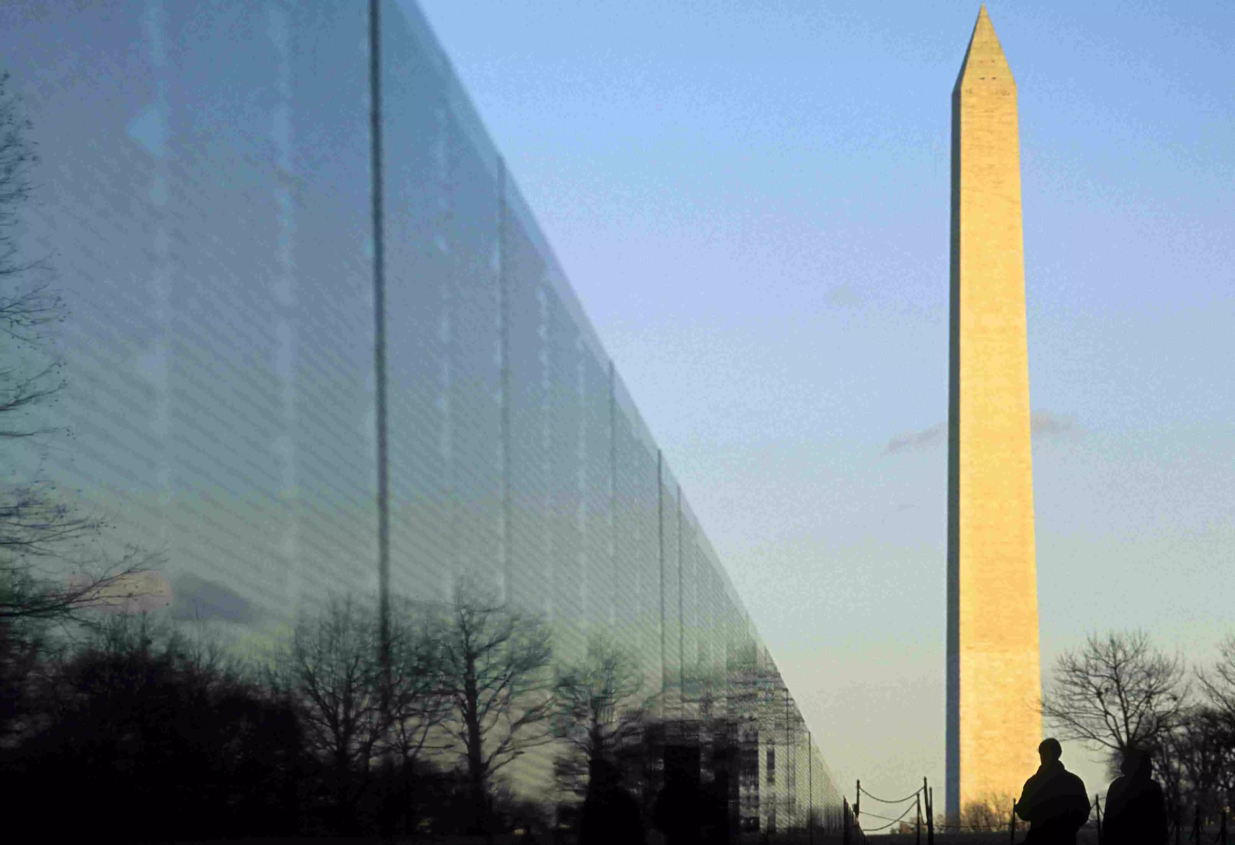 Memorijal vijetnamskim veteranima i spomenik Washingtonu