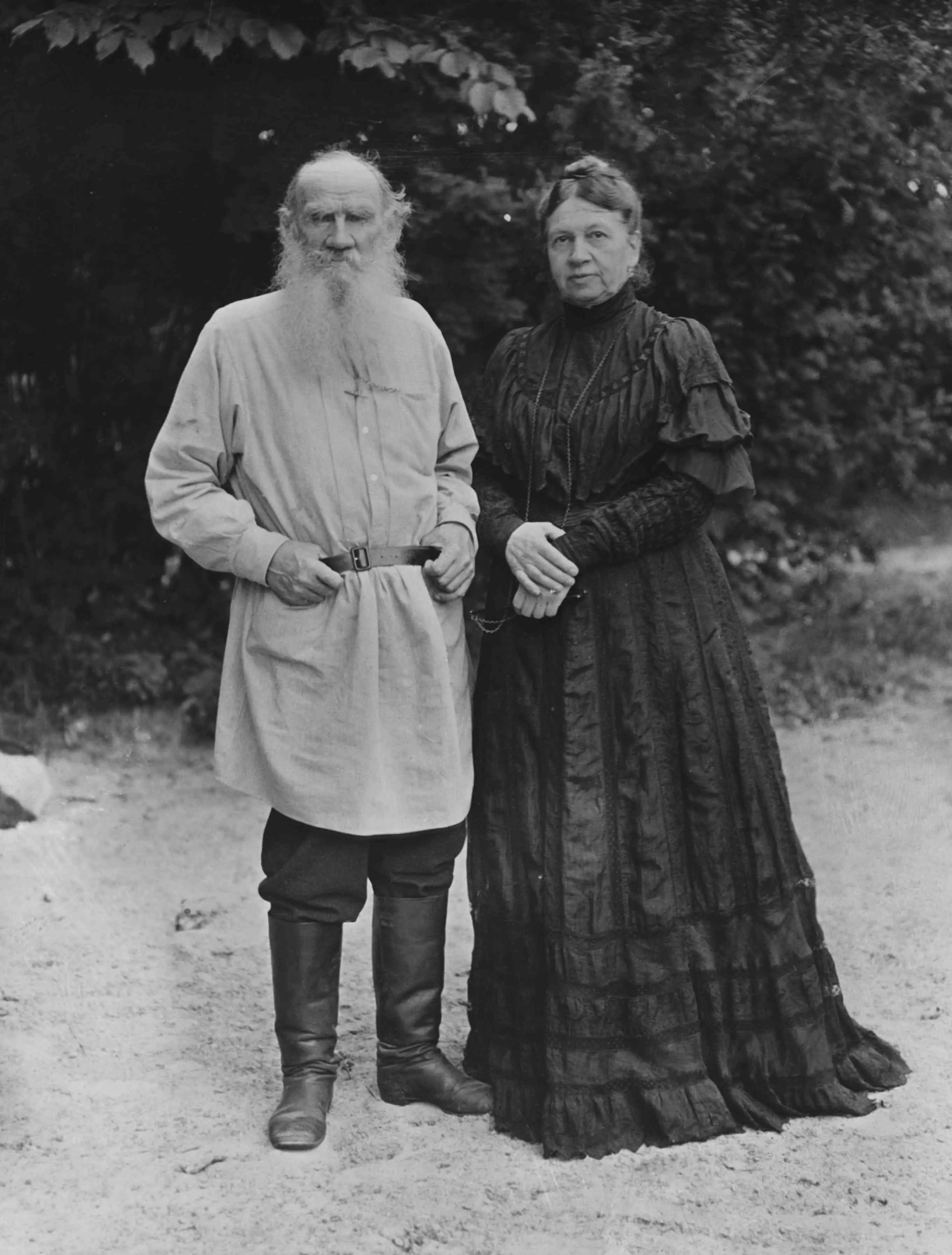 Ļeva Tolstoja un viņa sievas Sonjas fotogrāfija