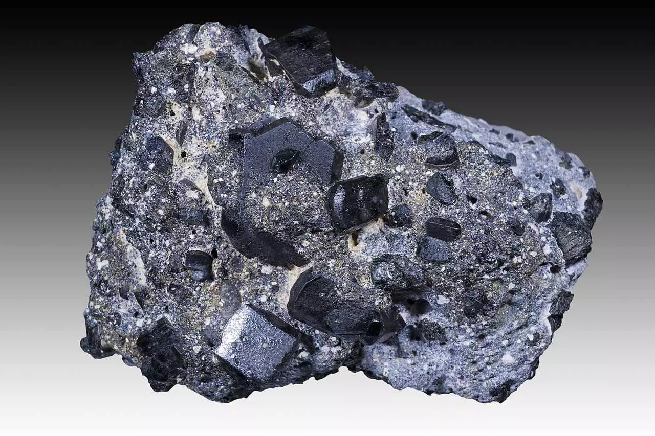 Augite, rexión de Ruhengeri, provincia do norte, Ruanda