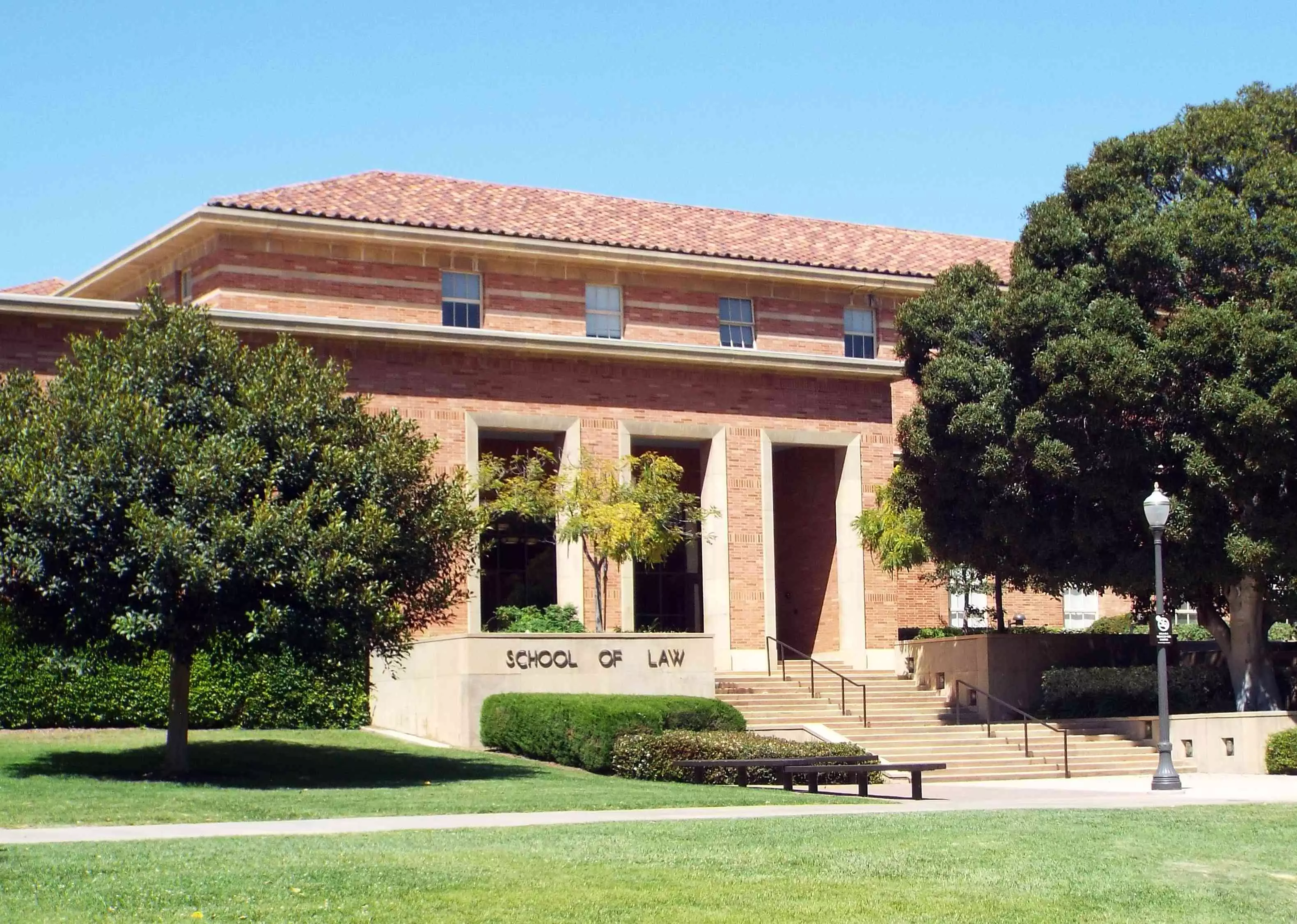 UCLA Jogi Iskola