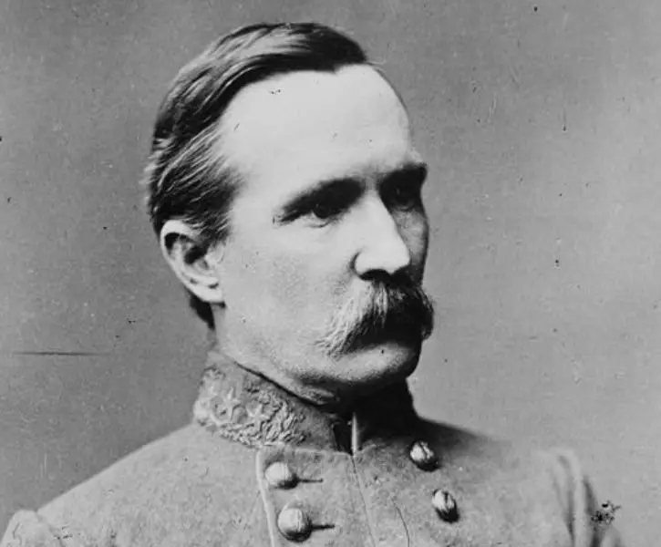 UMajor General Henry Heth egqoke umfaniswano wakhe we-Confederate Army.