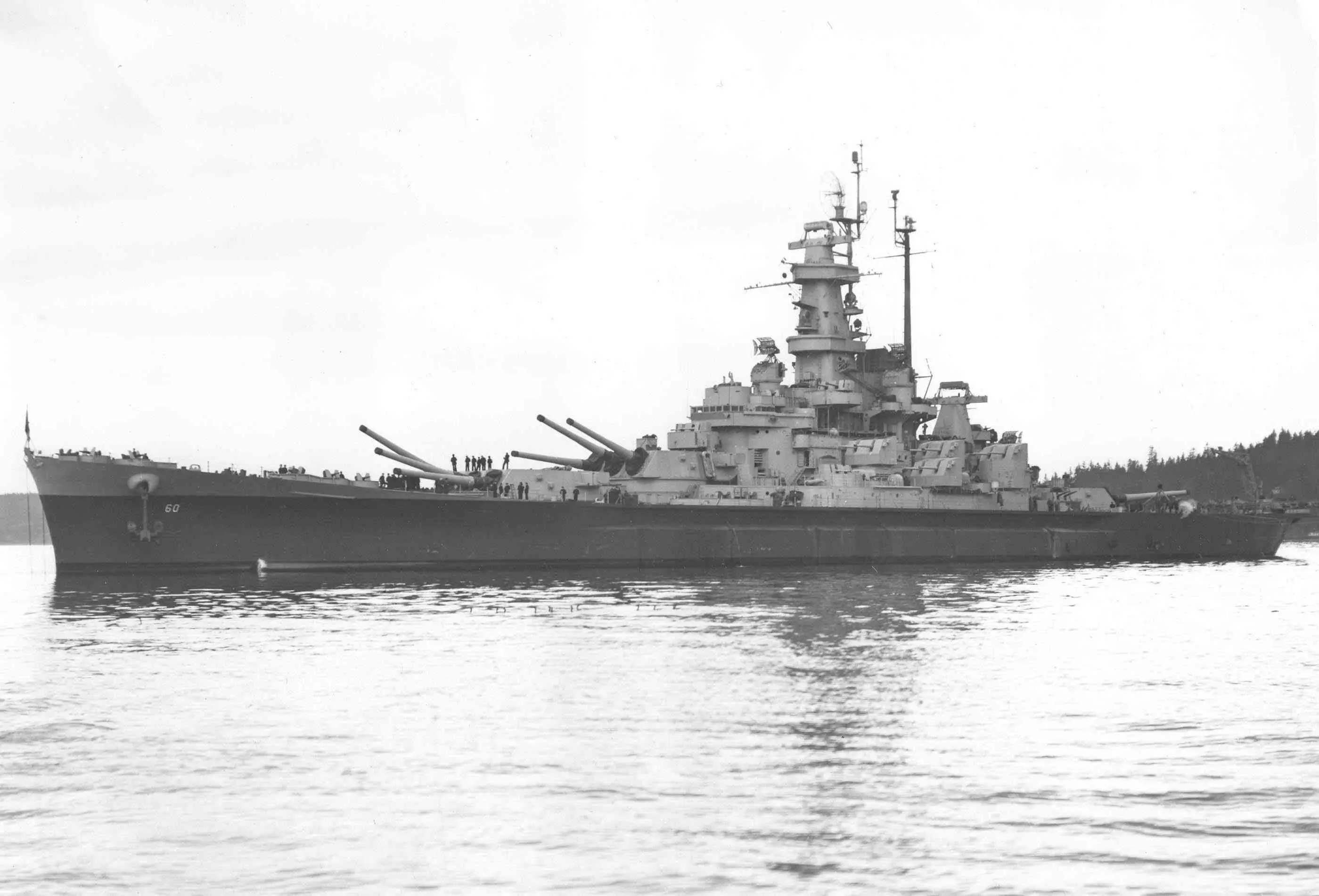 Sekepe sa ntoa sa USS Alabama (BB-60) se Puget Sound.