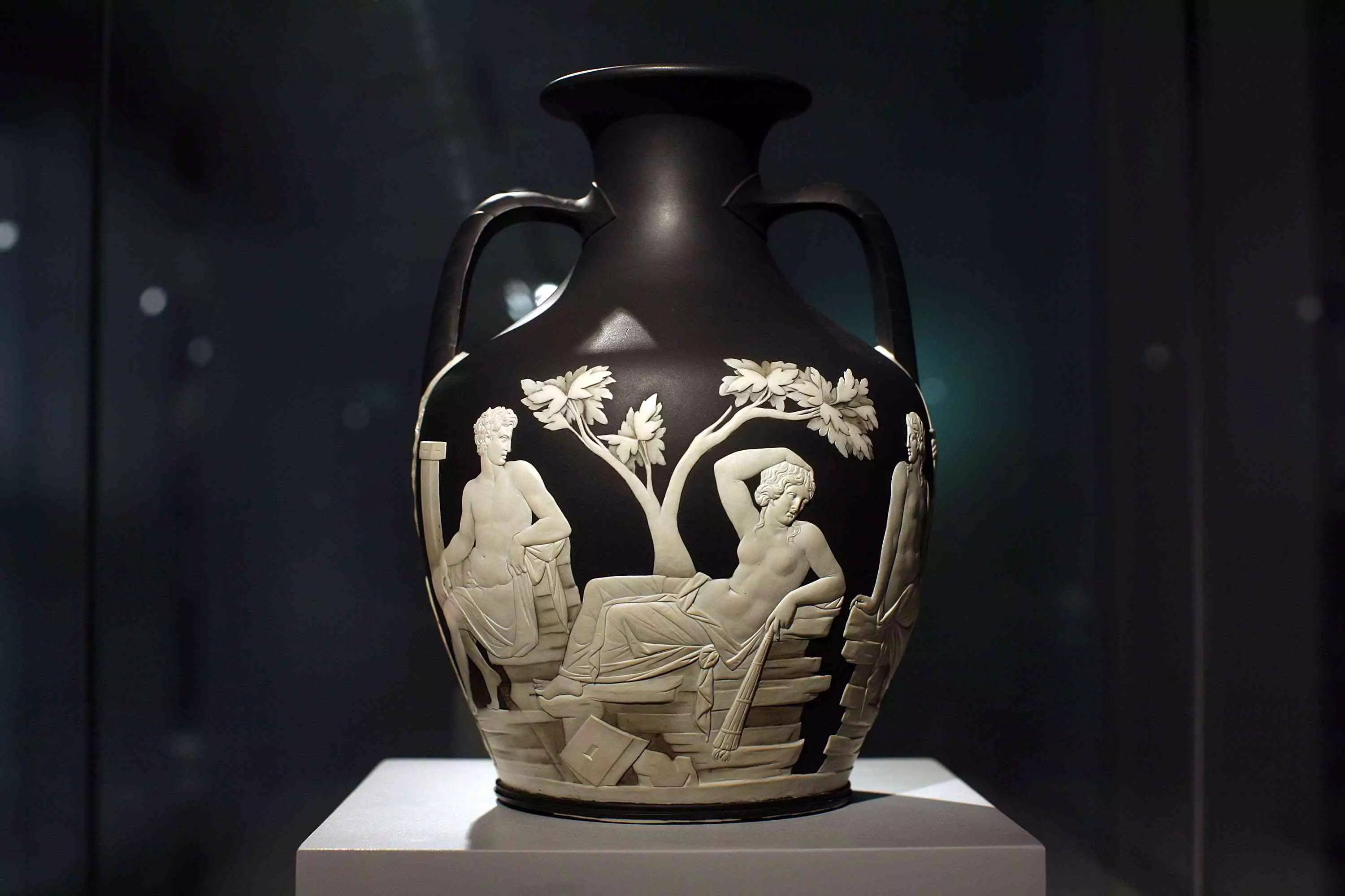 波特蘭花瓶，18 世紀，喬賽亞·韋奇伍德