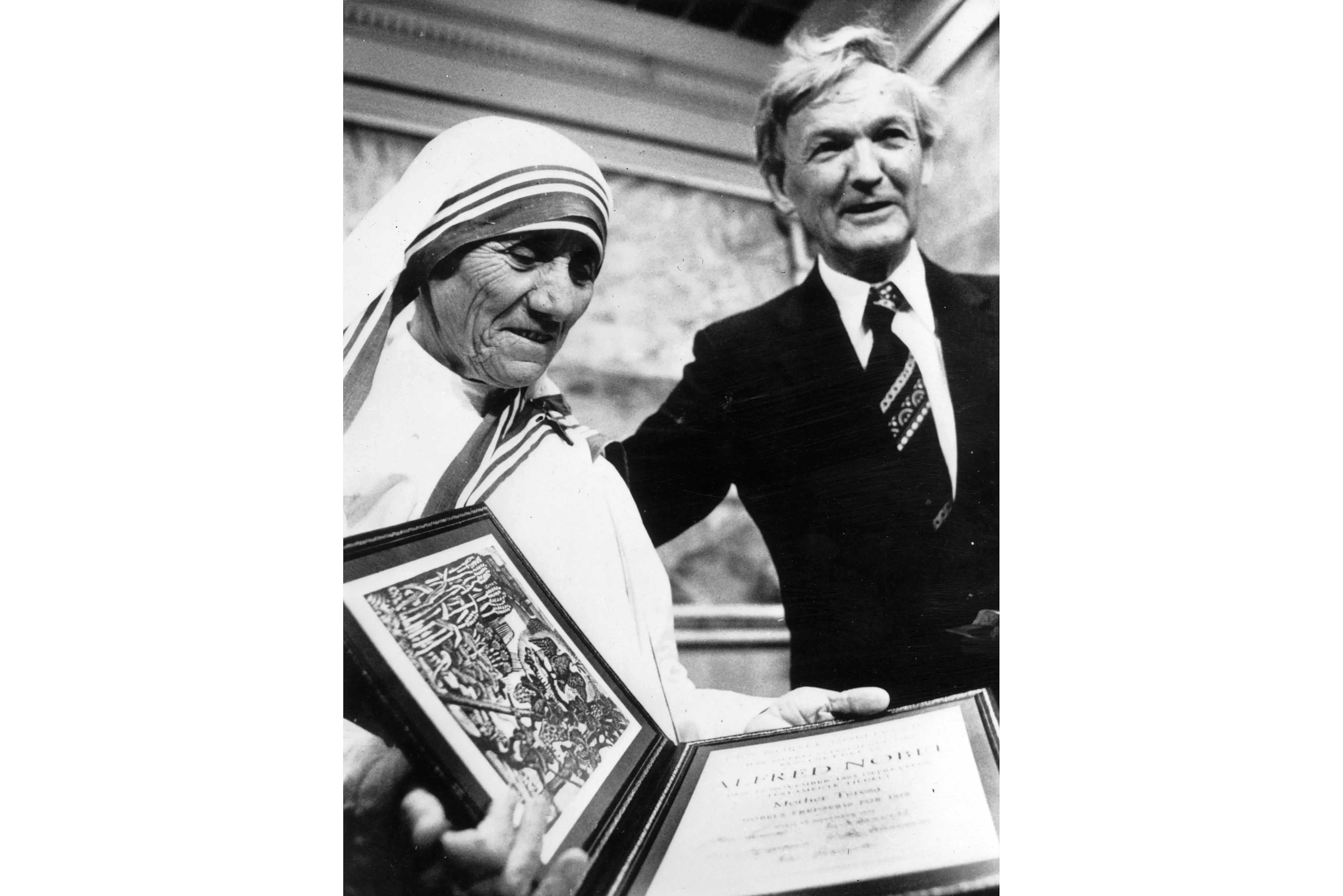 La mare Teresa rebent el Premi Nobel de la Pau, desembre de 1979