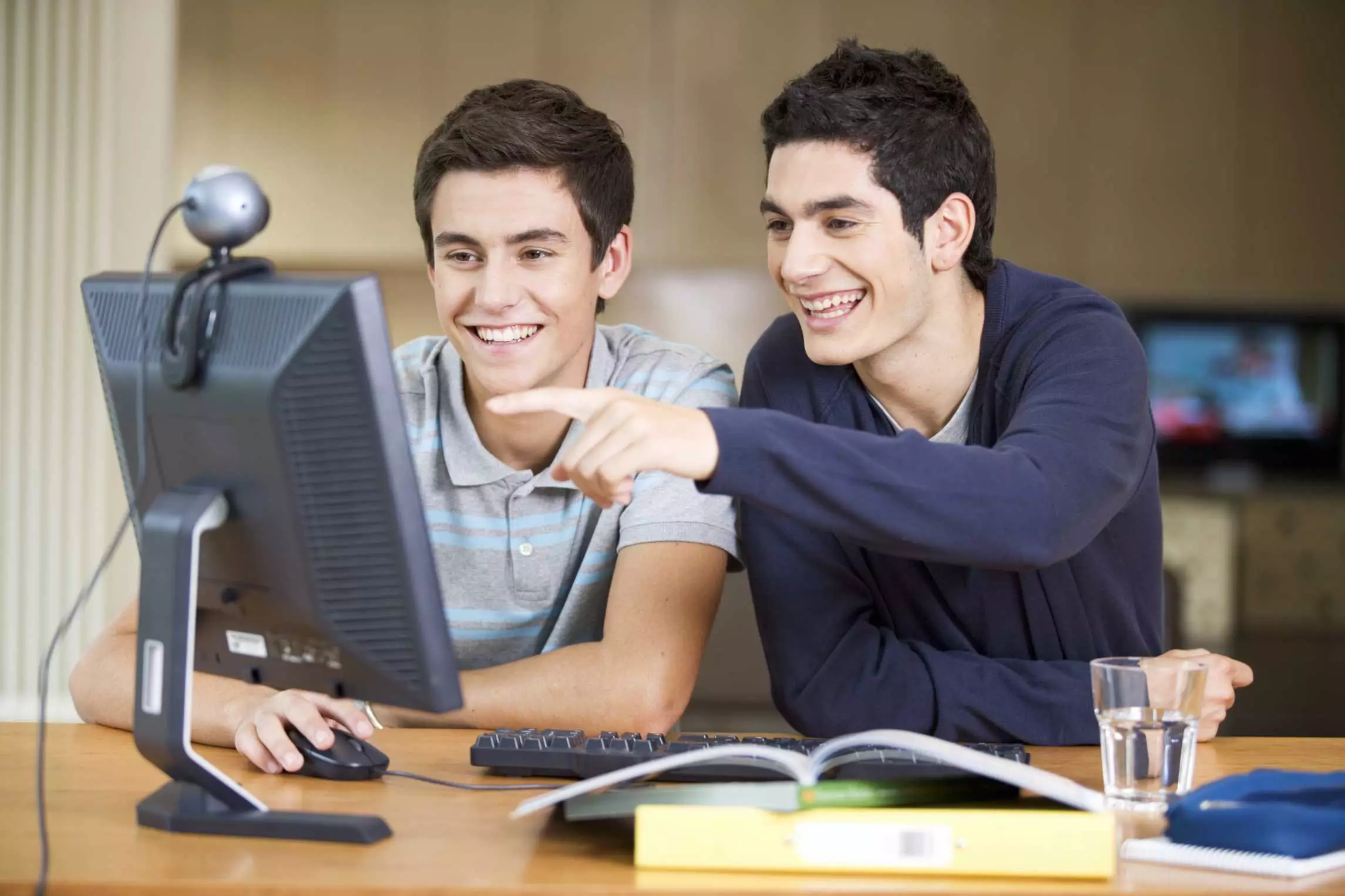 Συμβουλές μελέτης: Μην μελετάτε με τον καλύτερό σας φίλο
