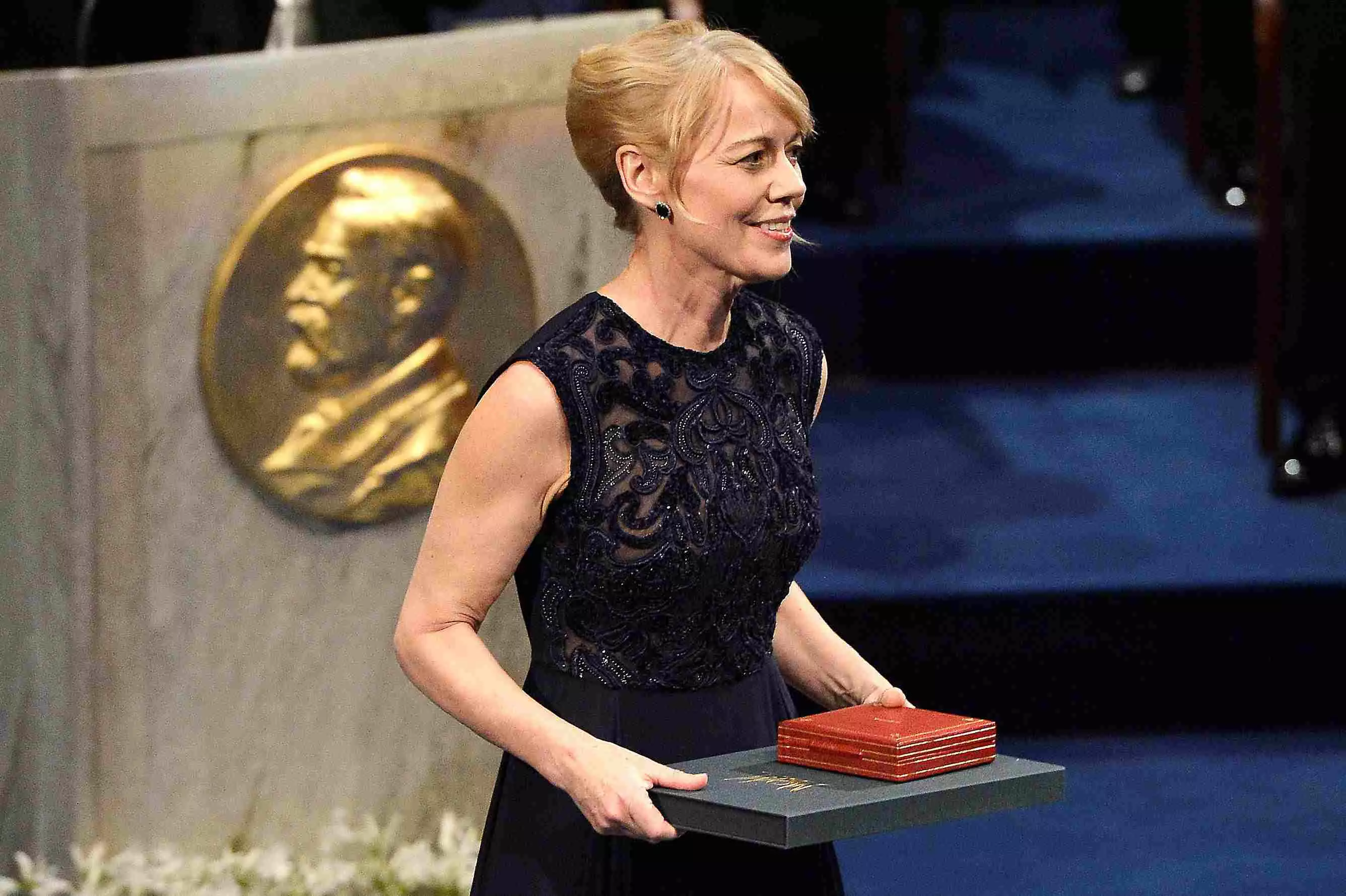 نوبل انعام برائے ادب، 2013: ایلس منرو کی نمائندگی ان کی بیٹی جینی منرو کر رہی ہے۔