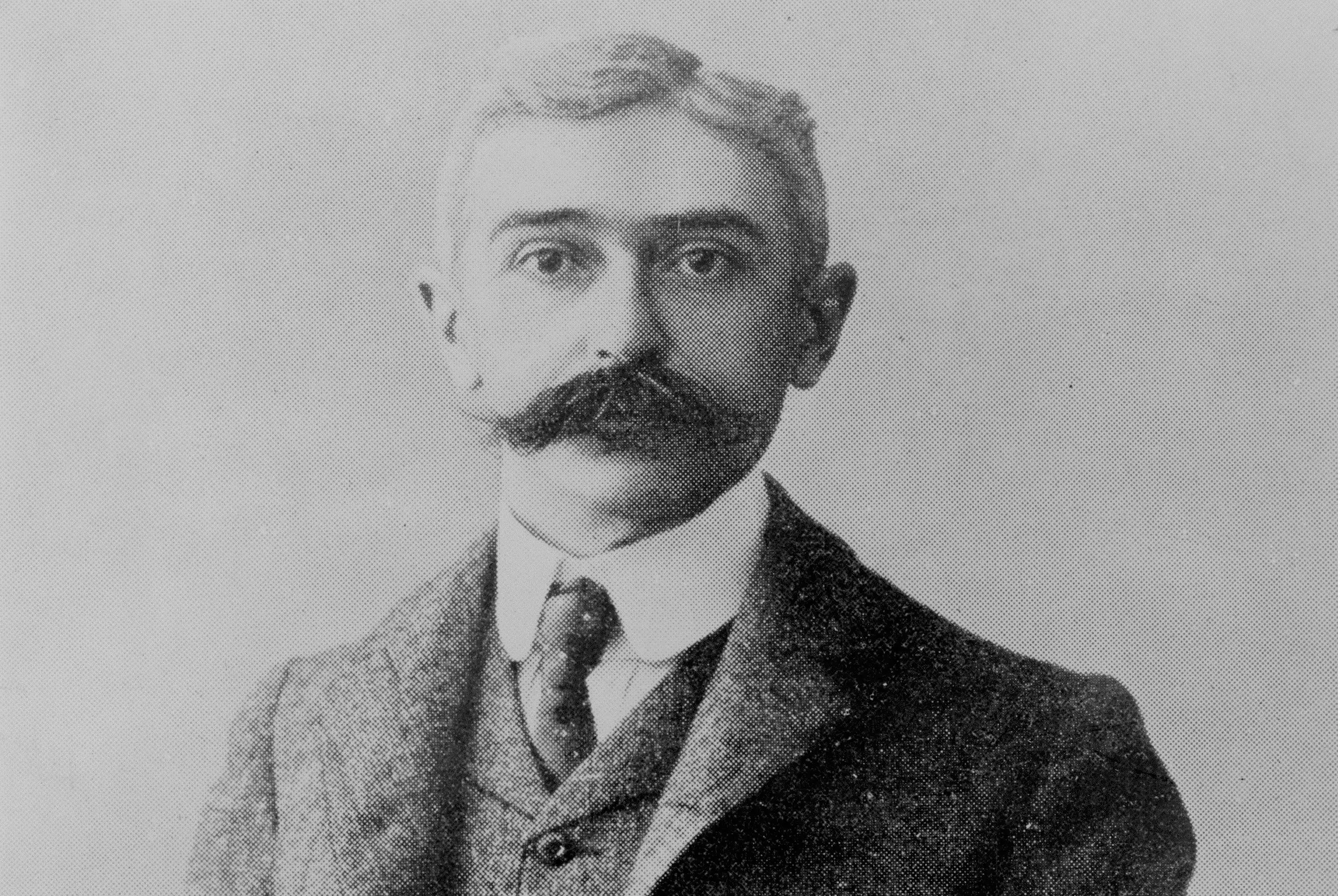 Ny mombamomba an'i Pierre de Coubertin, mpanorina ny Lalao Olaimpika maoderina