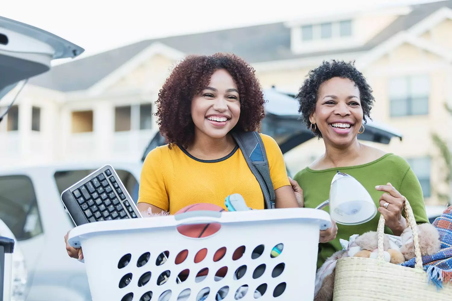 Afro-Amerikaanske mem helpt dochter te bewegen