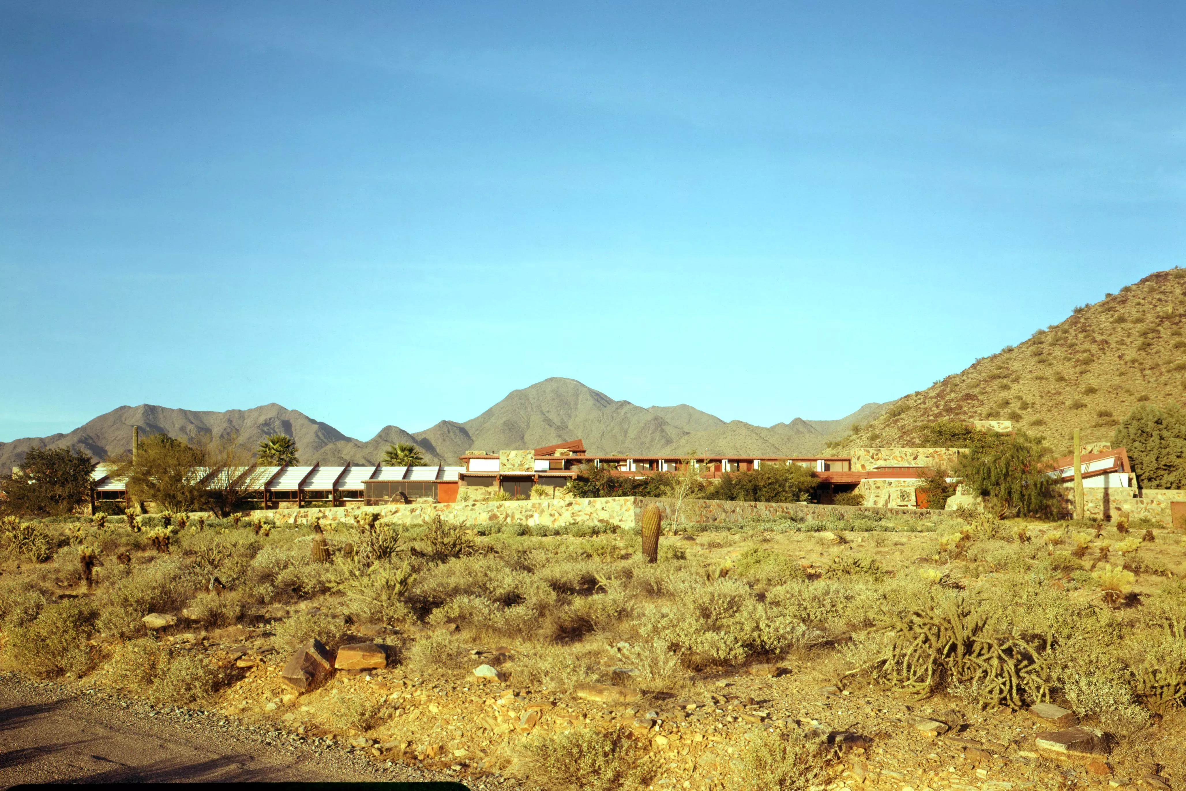 Taliesin West, de uitgestrekte, organische architectuur van Frank Lloyd Wright op Shea Road in Scottsdale, Arizona