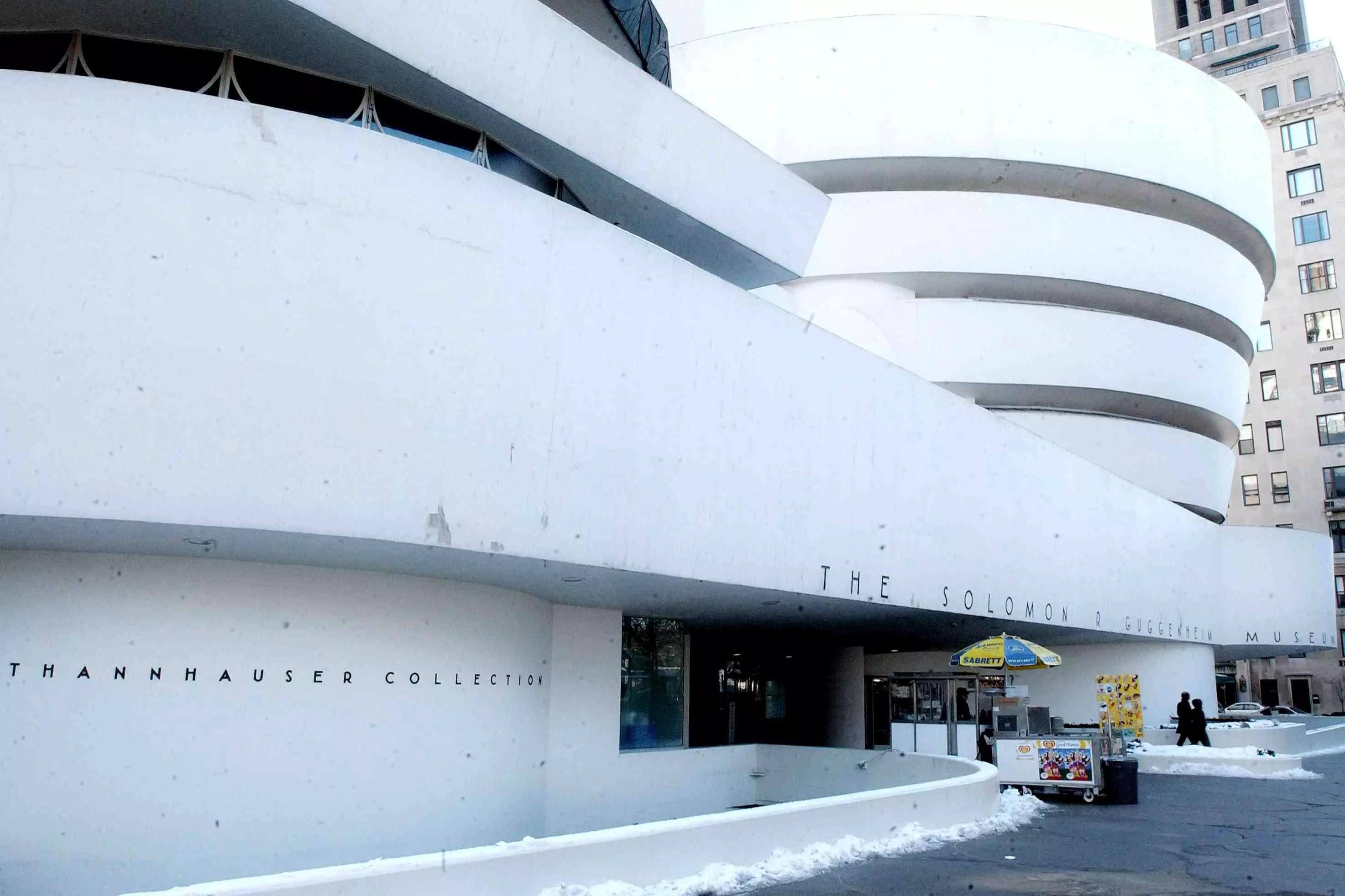 Het Guggenheim Museum door Frank Lloyd Wright Het Solomon R. Guggenheim Museum door Frank Lloyd Wright geopend op 21 oktober 1959