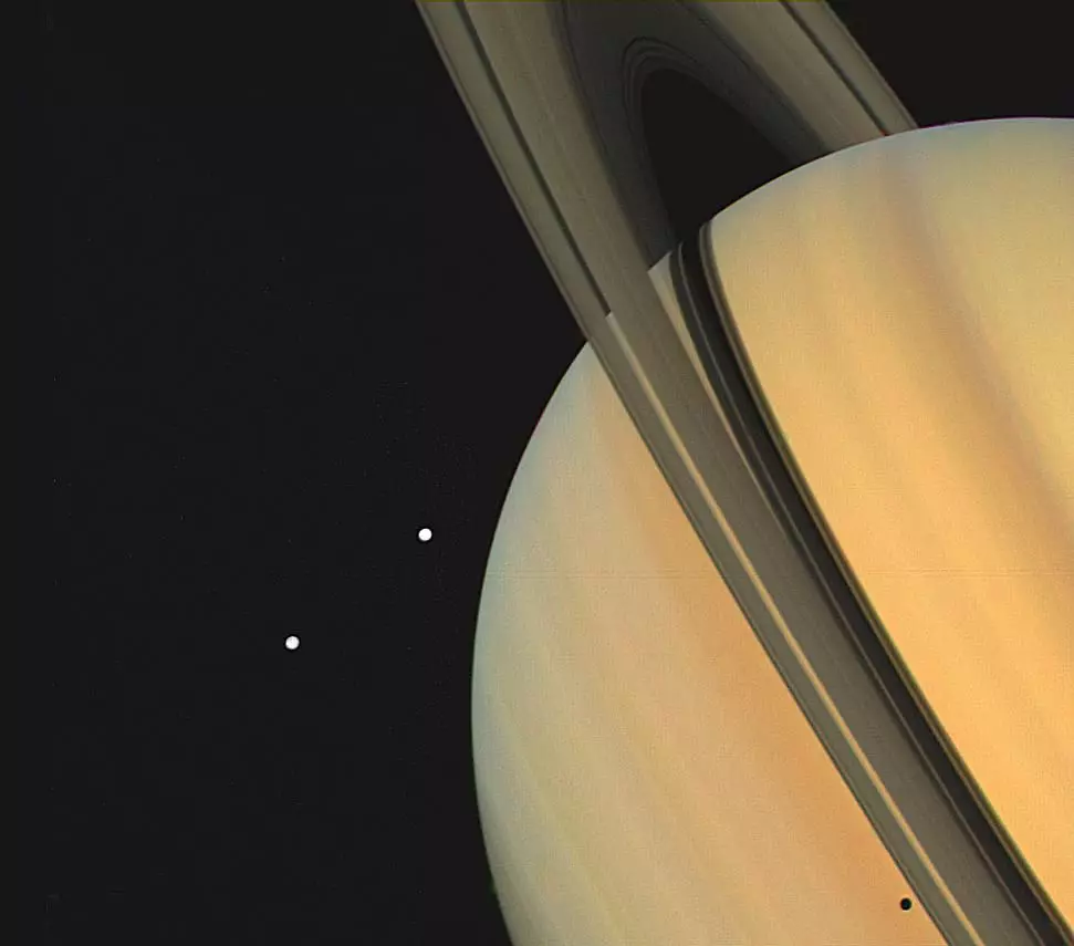 Reise gjennom solsystemet: Saturn 21208_2