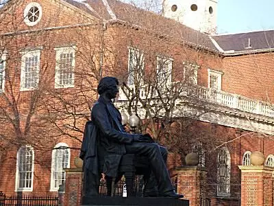 Harvard University Statue af Charles Sumner