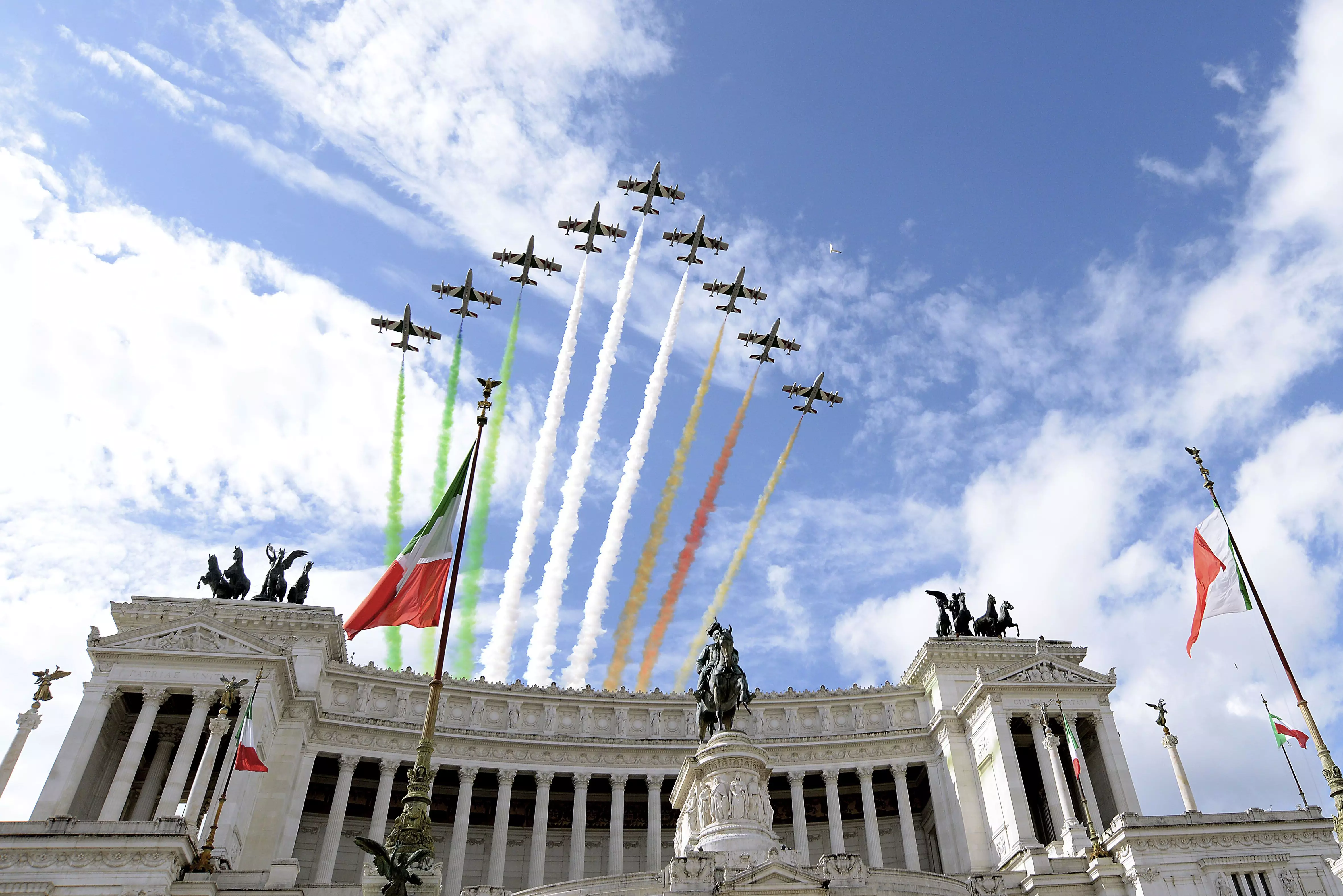 イタリア共和国70周年記念式典と軍事パレード