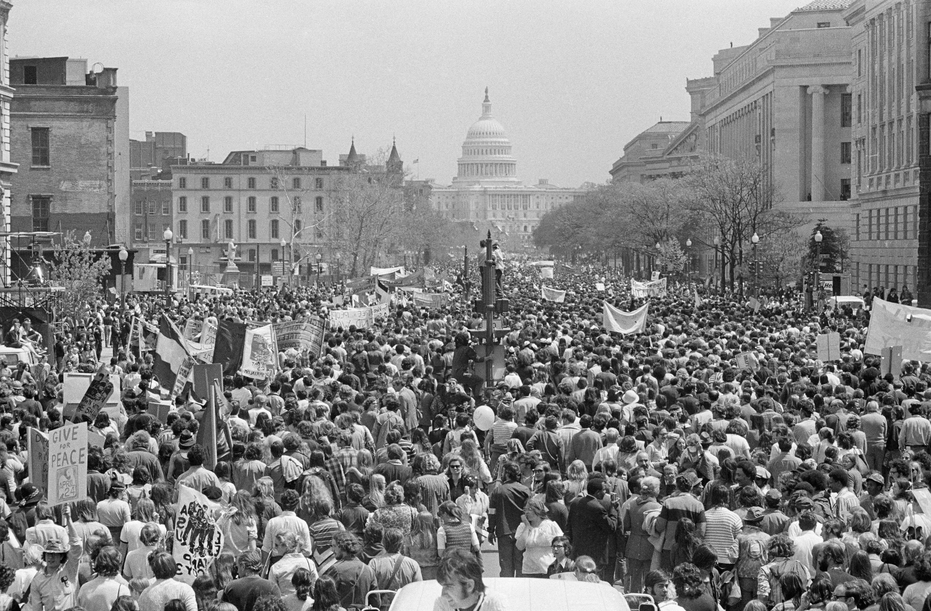 华盛顿抗议越南战争的照片