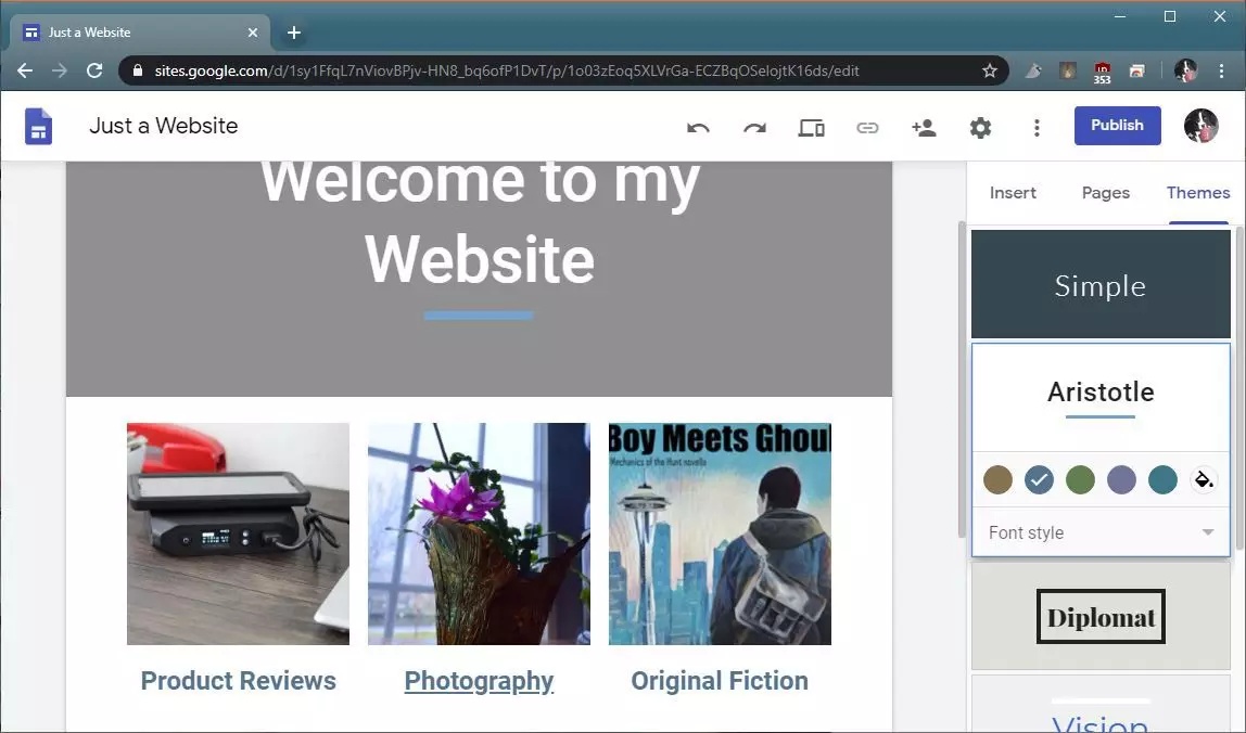 Snímka obrazovky motívov v službe Webové stránky Google.