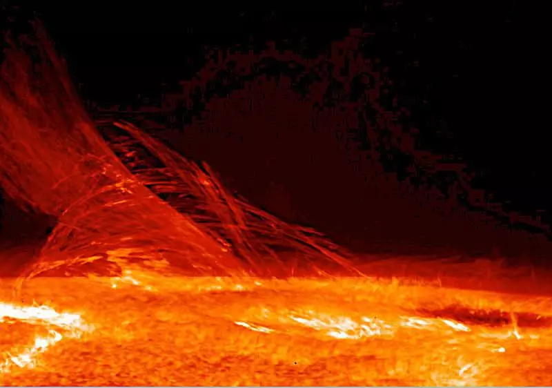 Obraz chromosfery słonecznej.