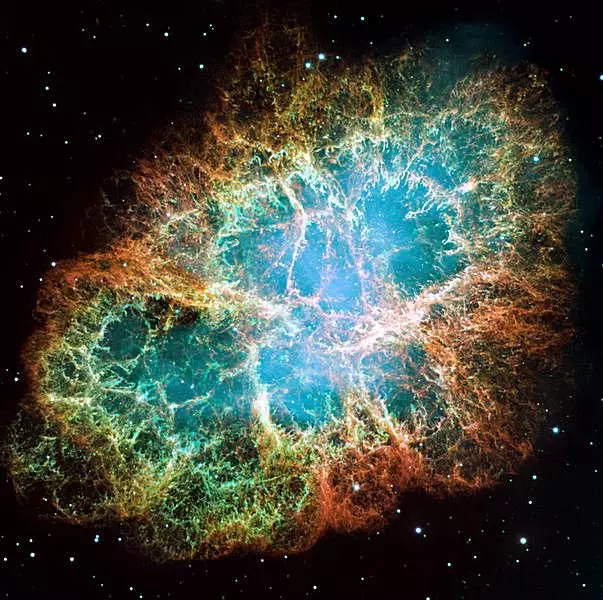 I-Crab Nebula iyinsalela ekhulayo yokuqhuma kwe-supernova okwabonwa ngo-1054.