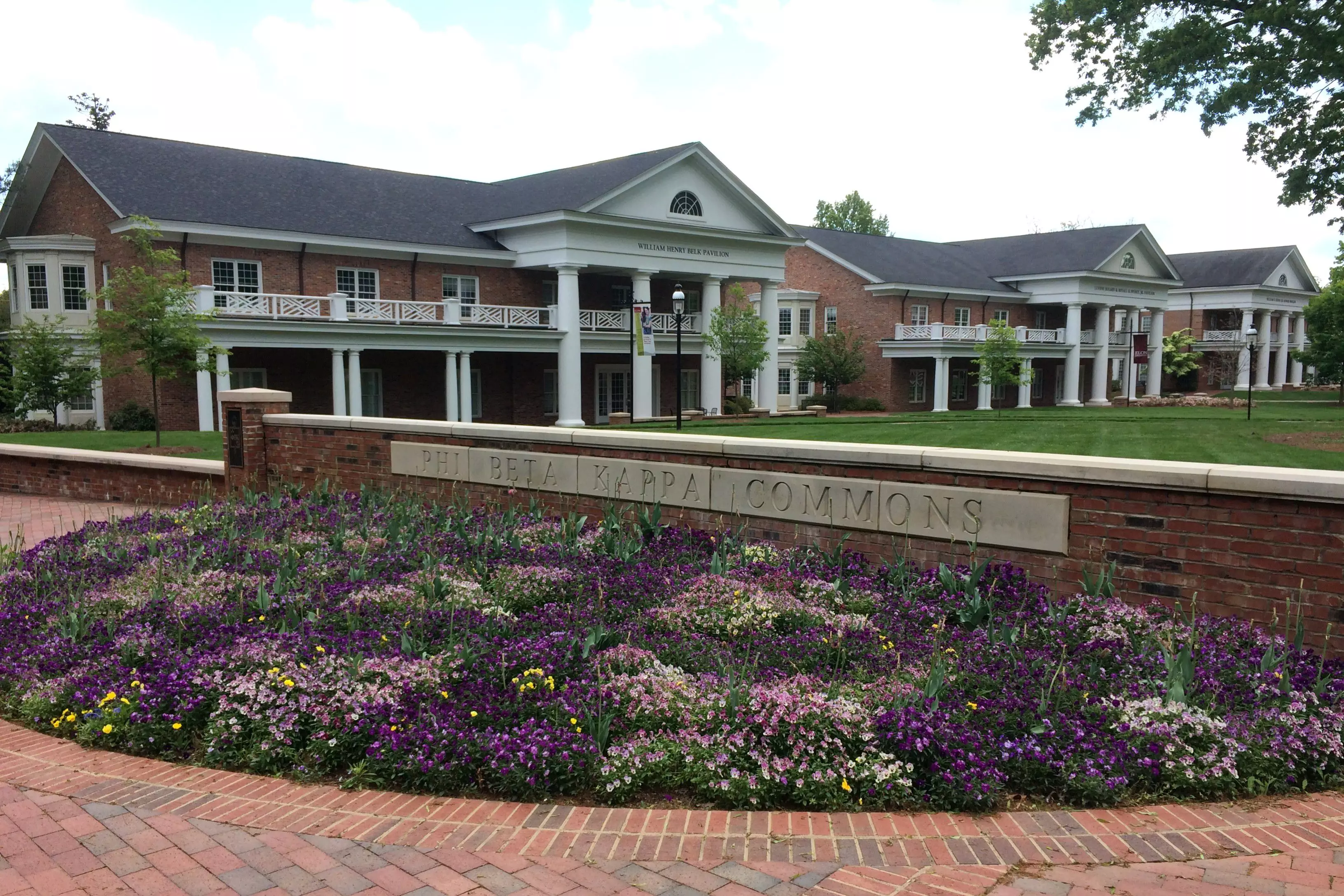 Phi Betta Kappa commons ku Elon University