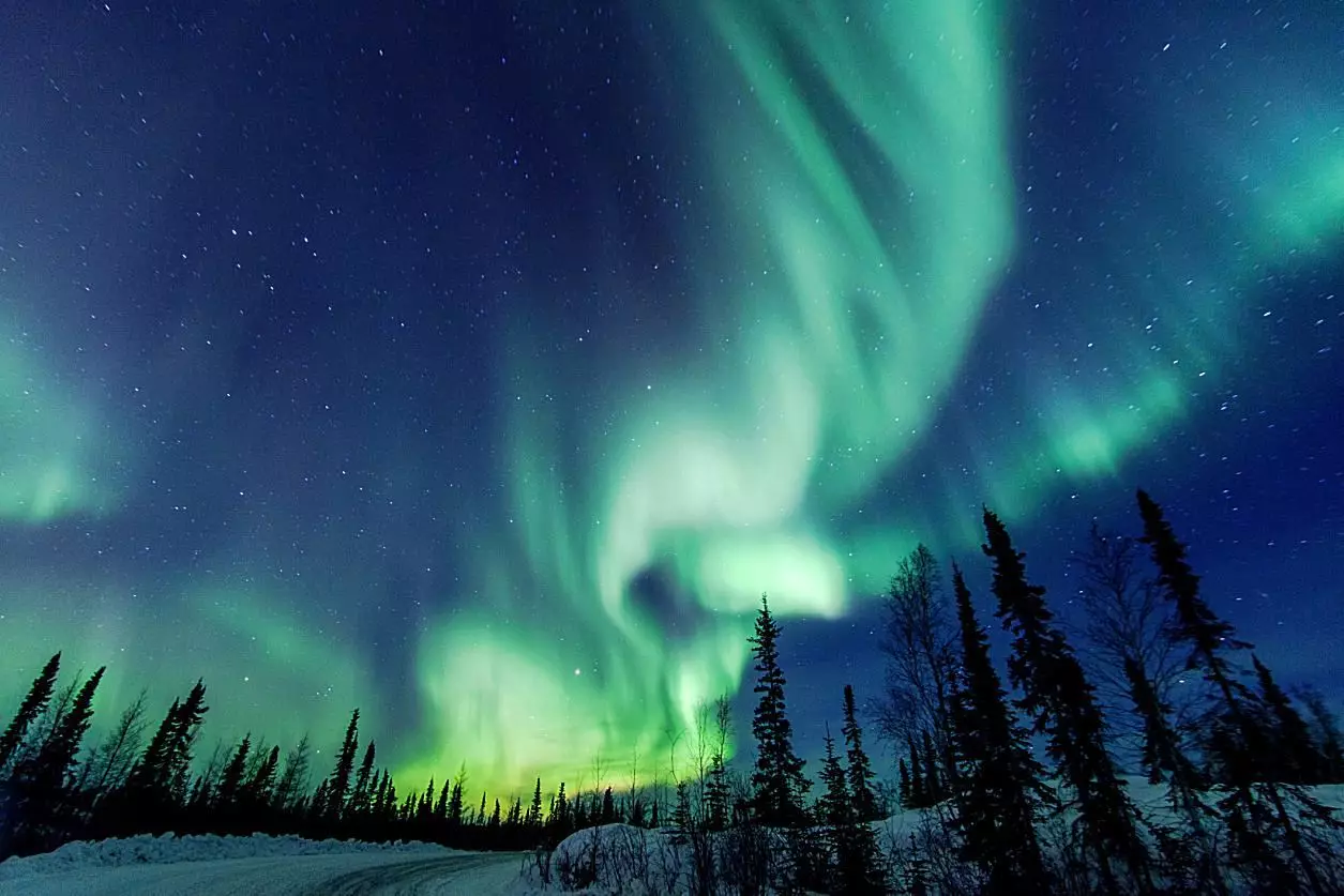 Yellowknife, NT, Kanada yaxınlığındakı Aurora Borealis