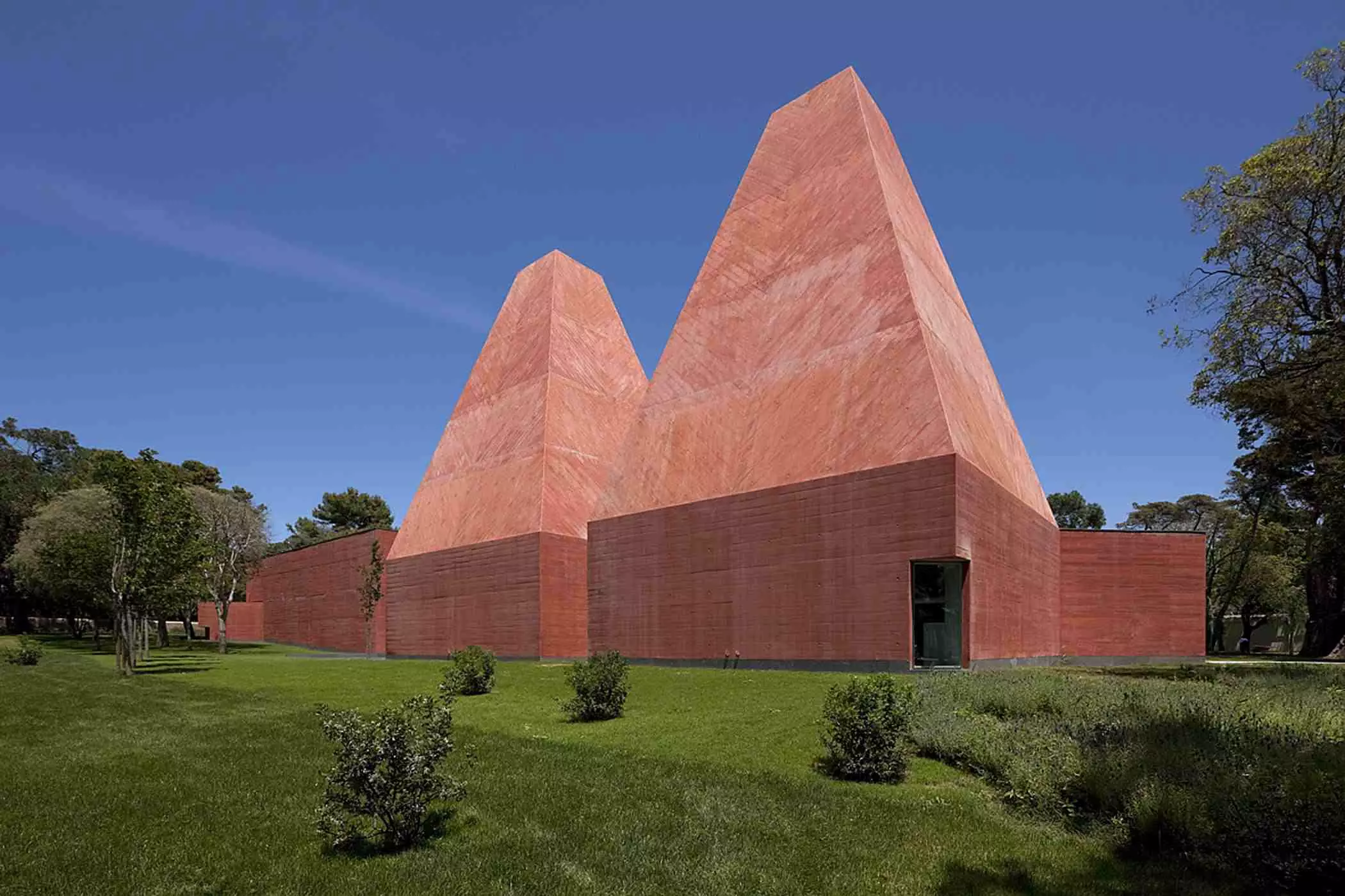 Музей Паули Рего в Кашкайші, Португалія, Едуардо Соуто де Моура