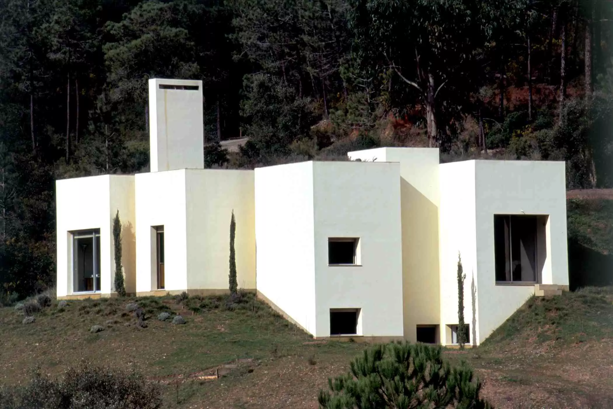 Haus zu Serra da Arrábida, Portugal vum Eduardo Souto de Moura
