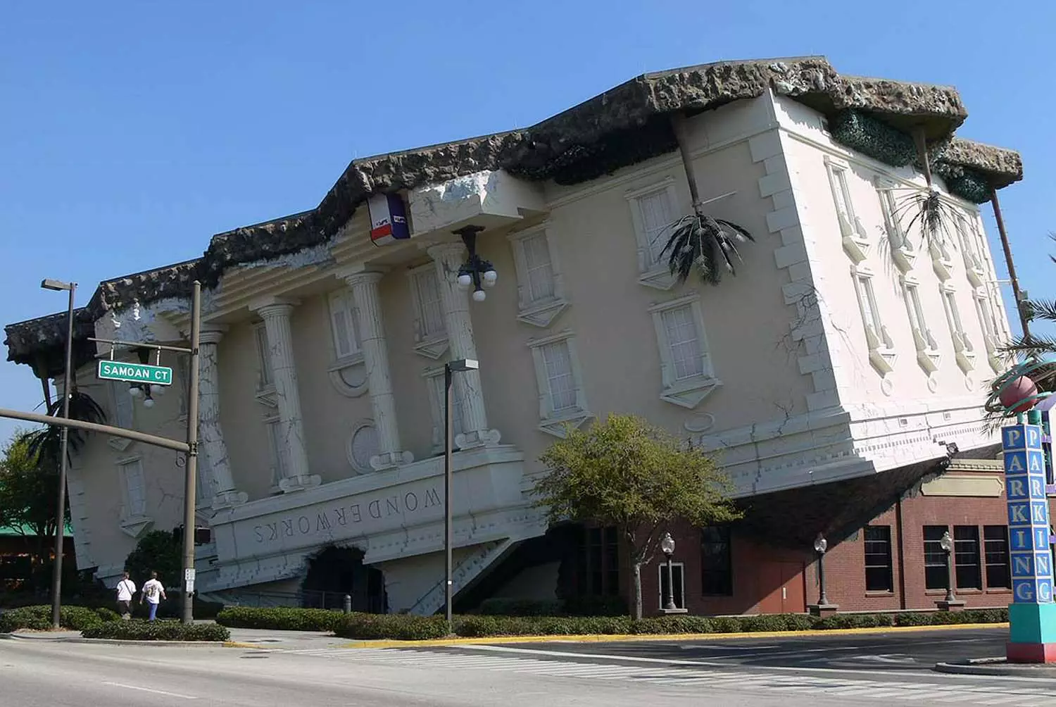 Baş aşağı mimari Wonderworks Ters Bina Orlando, Florida'da