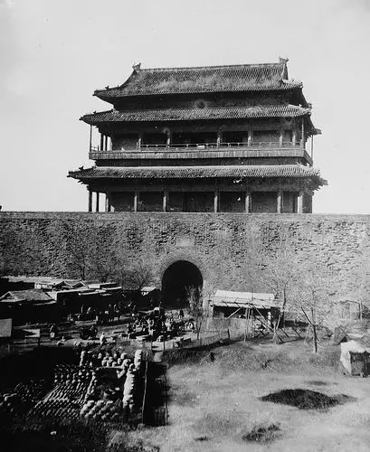 Nigba iṣọtẹ Boxer, ija waye ni okan ti Peking (Beijing) China.