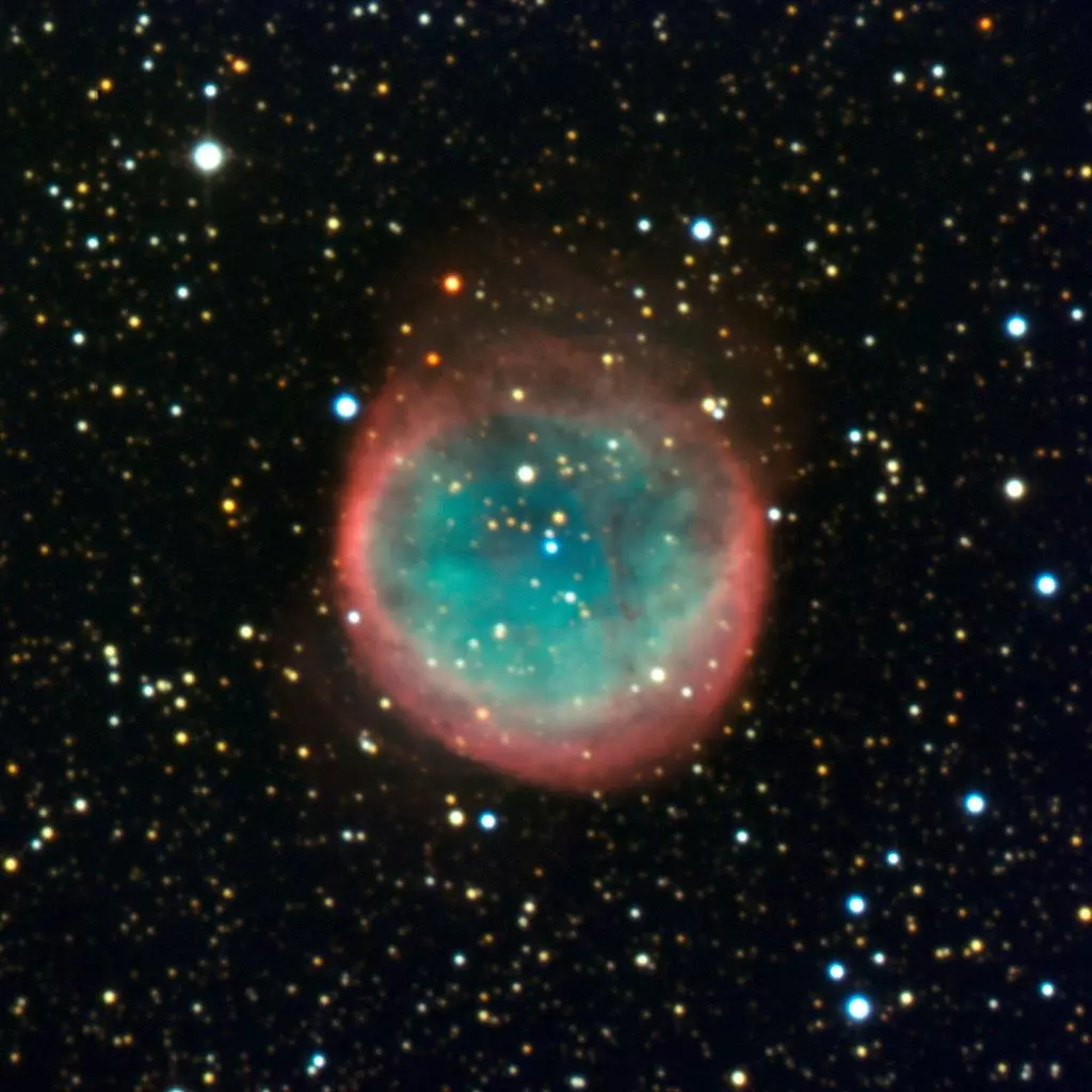 Nebulosa planetario bat Akilan.