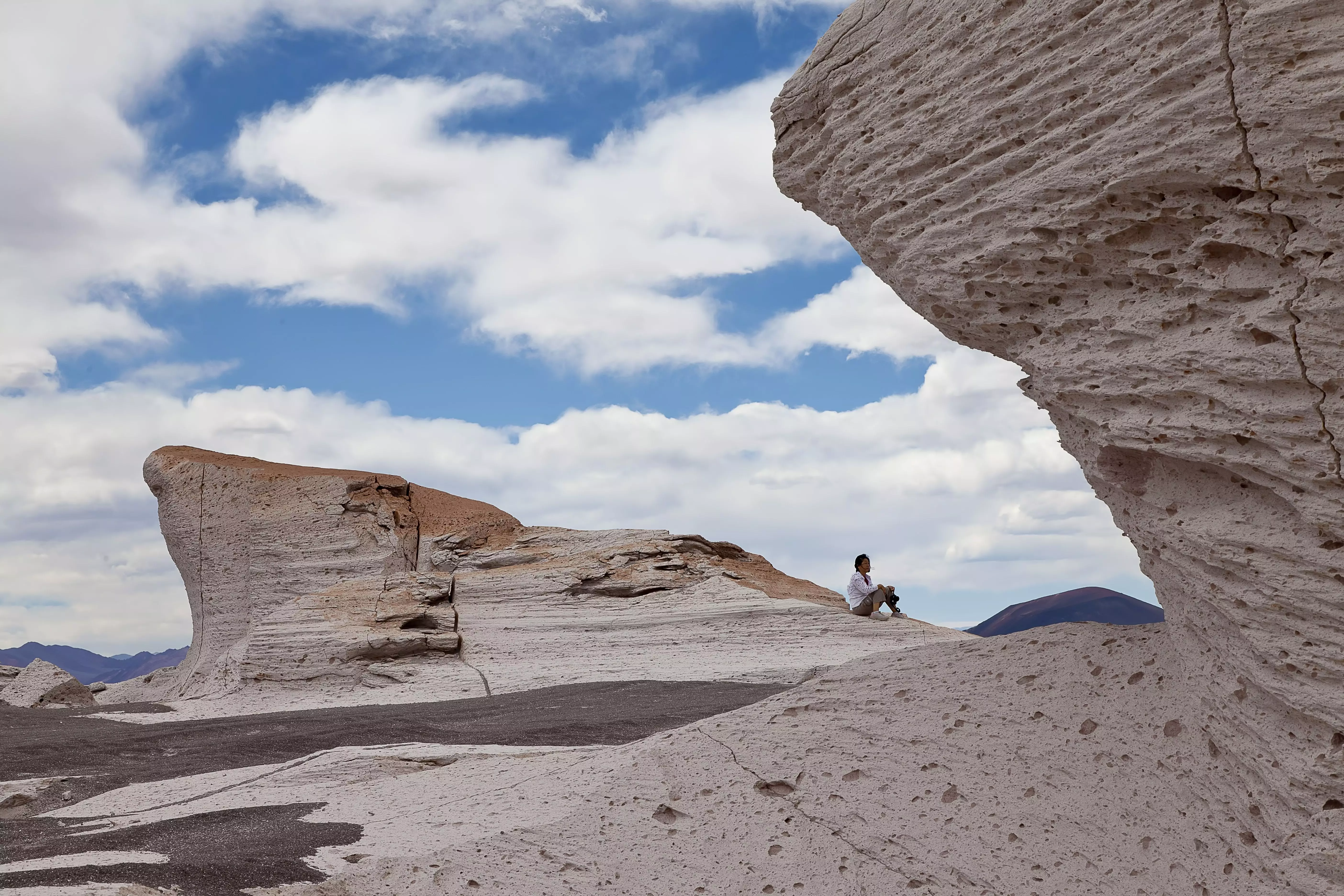 Les erupcions volcàniques poden formar grans llits de pedra tosca, com aquest camp de pedra a l'Argentina.