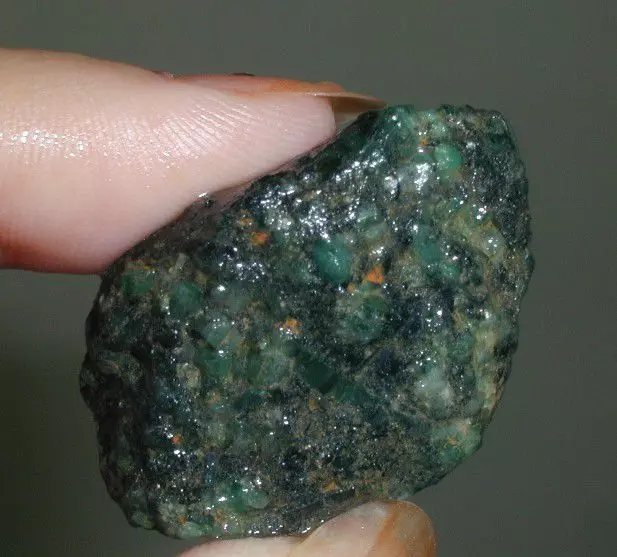 Eingebettete Smaragde aus der Emerald Hollow Mine in Hiddenite, NC.