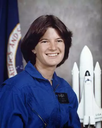 O se ata o le tagata vaalele Sally Ride o se sui tauva mo le polokalame o le astronaut, 1979.