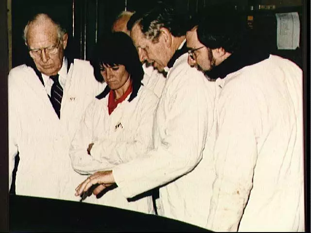 Sally Ride i presidentkommissionen undersöker Challenger-explosionen, 1986.
