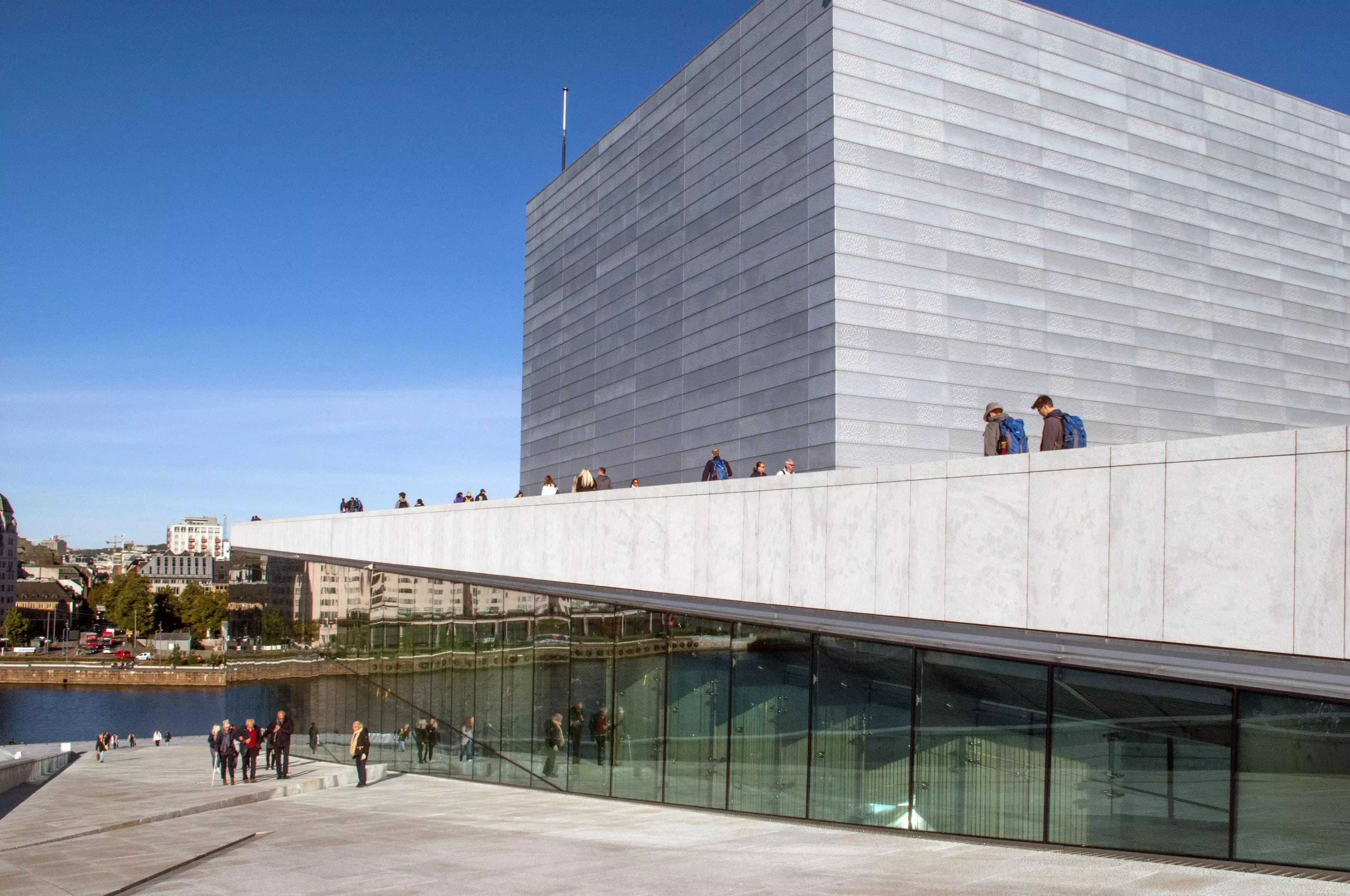 Geometri Luaran Rumah Opera Oslo di Norway