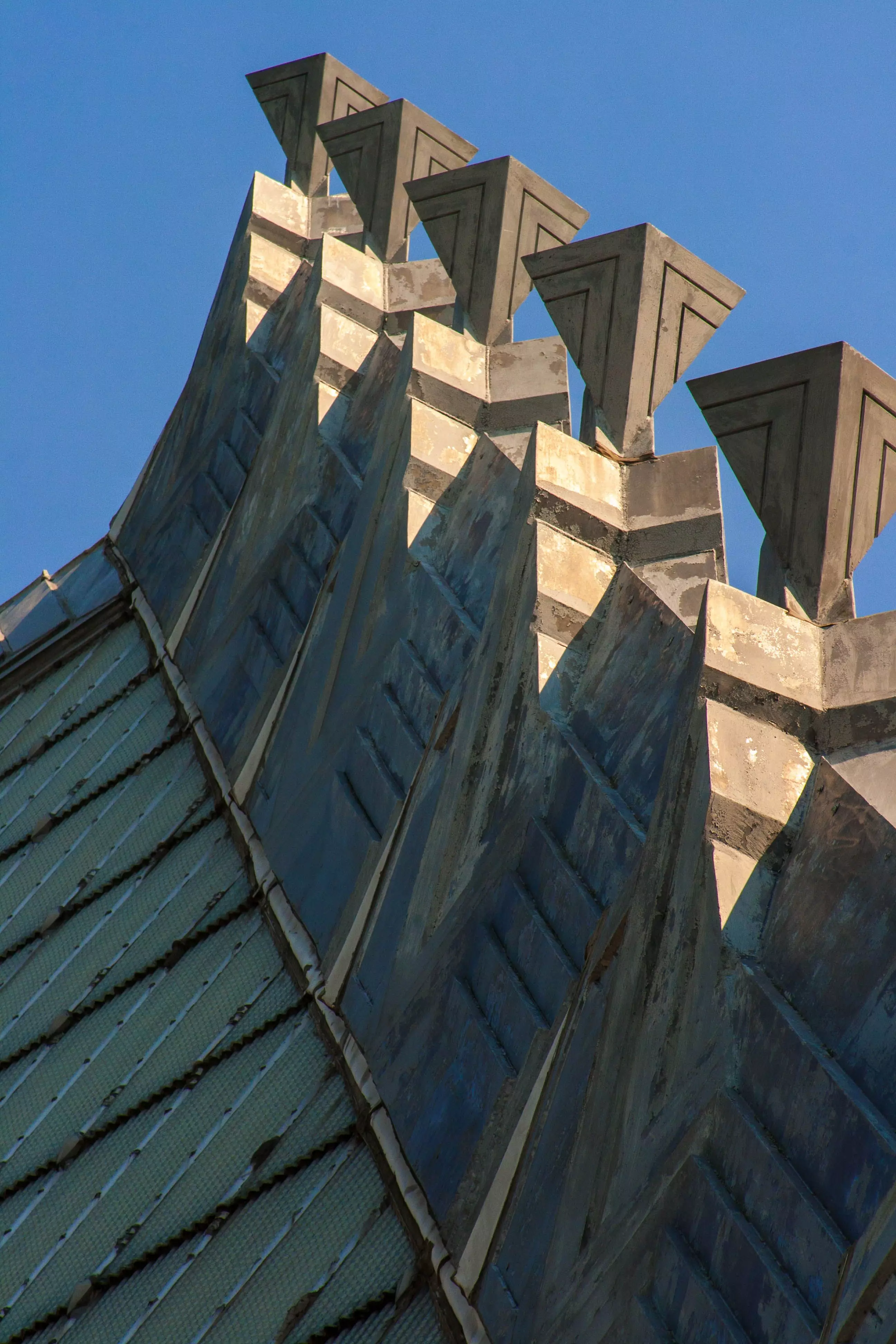 پنسلوانیا میں فرینک لائیڈ رائٹ کی طرف سے بیت شولم کی عبادت گاہ پر چھت کے کراکٹس