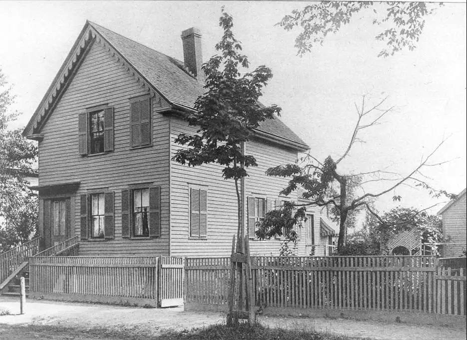 Ang balay ni Trouvelot sa Myrtle St. sa Medford, MA.